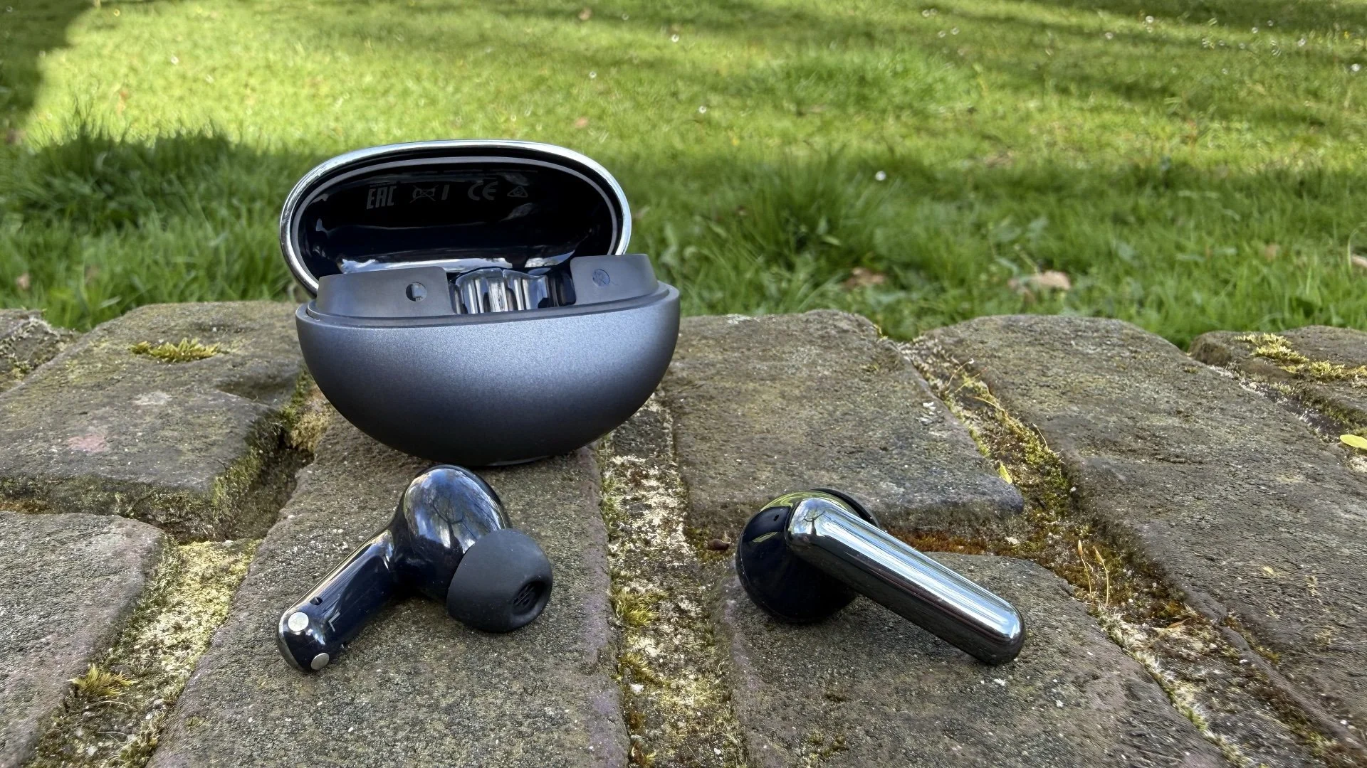 Haylou Flowbuds N55 review: Bassy budget goodness