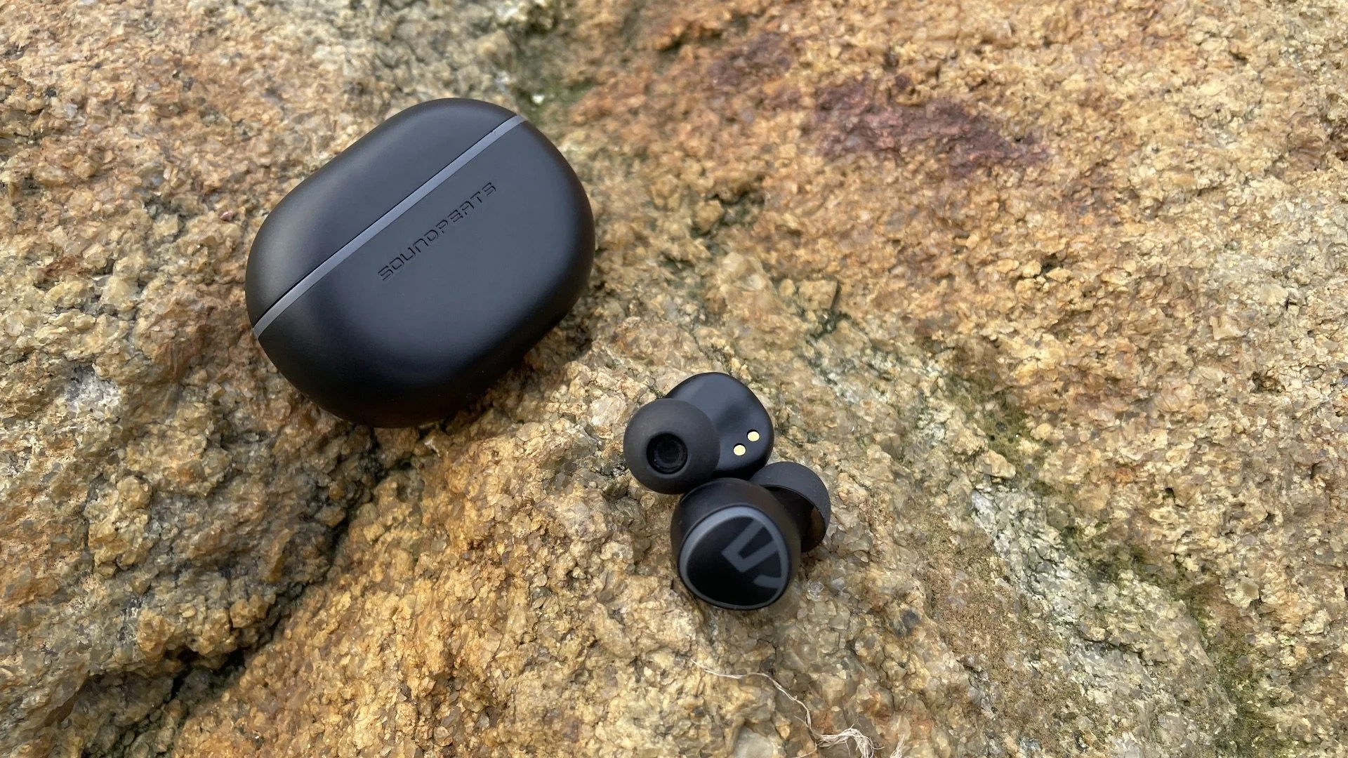 Soundcore Life P2i review: Anker's best cheap earbuds!