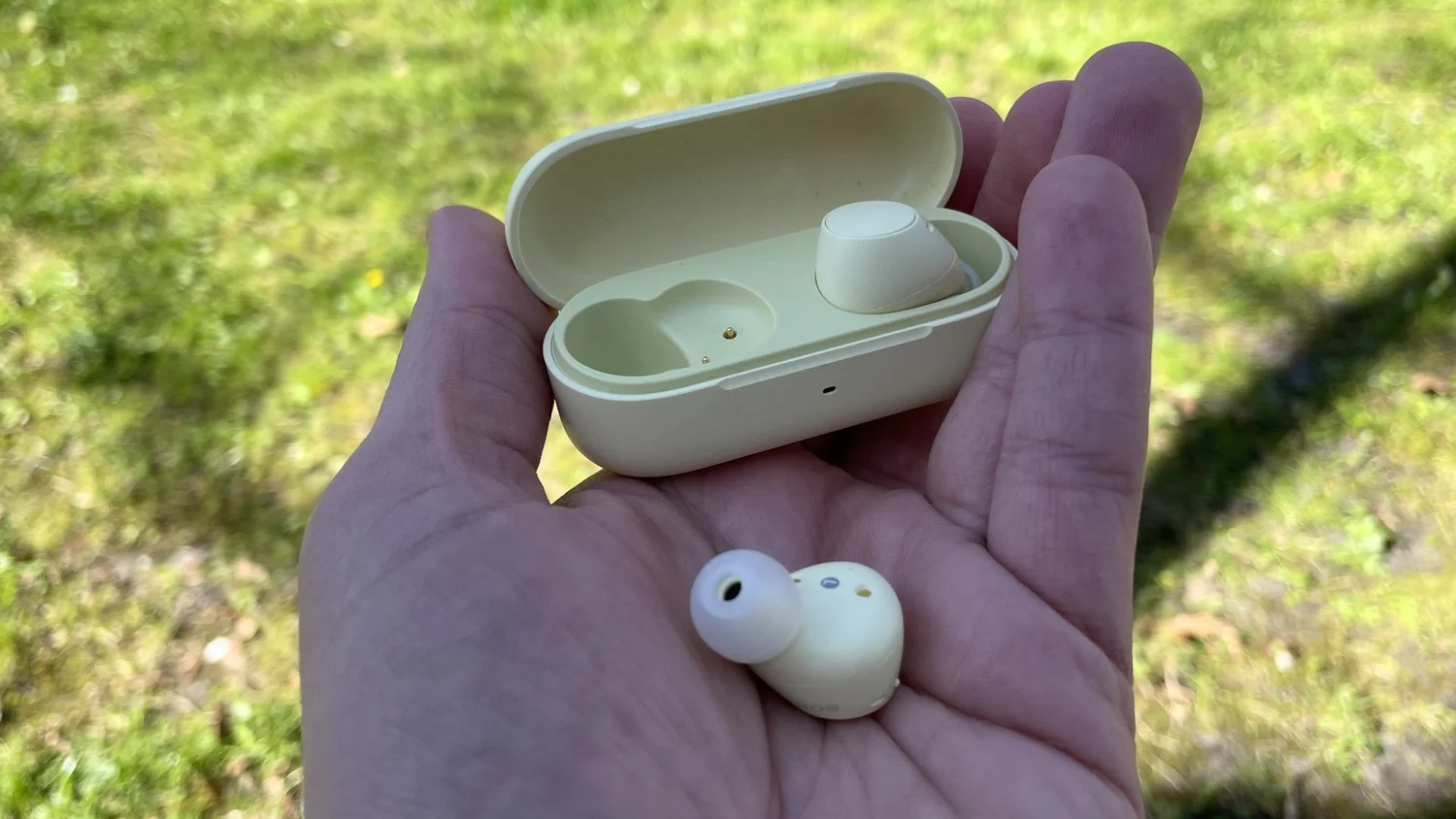 Best Budget Wireless Earbuds for Small Ears - June 2026
