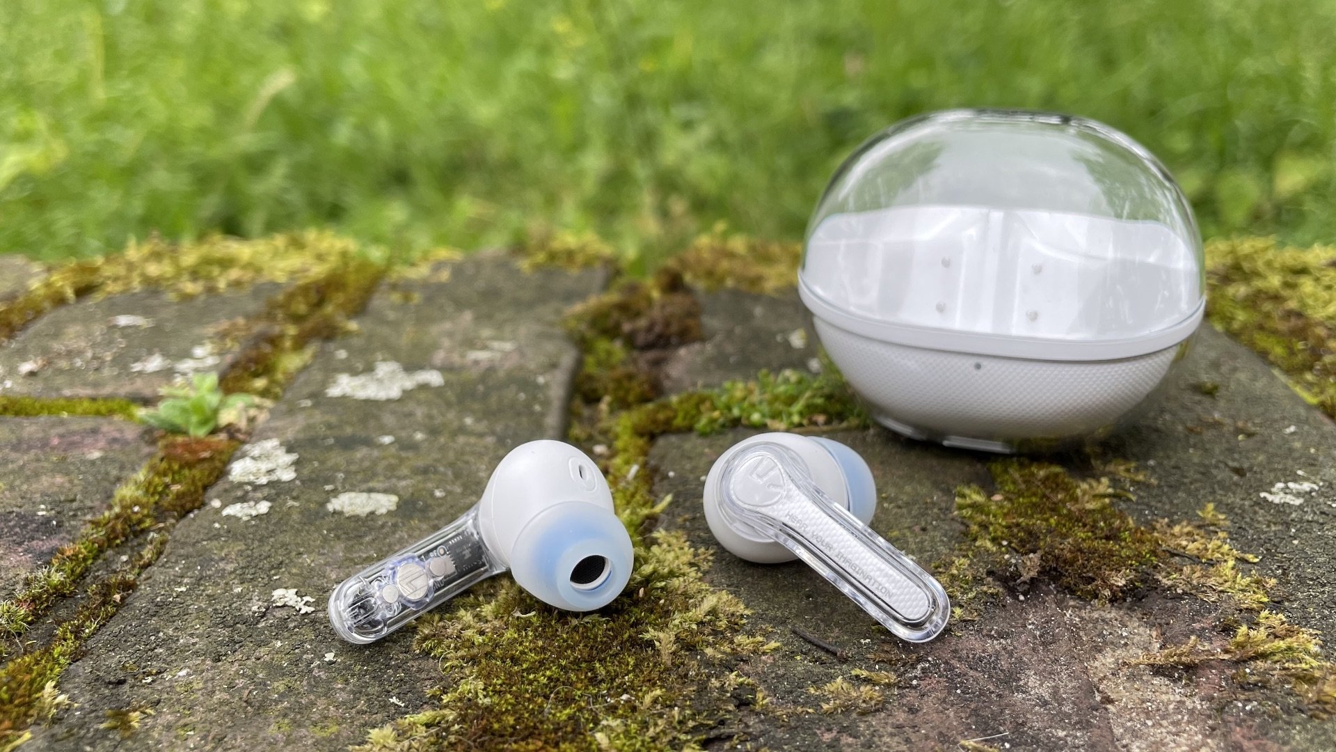 $25 earbuds review: SoundPEATS Clear vs Tronsmart Sounfii R4