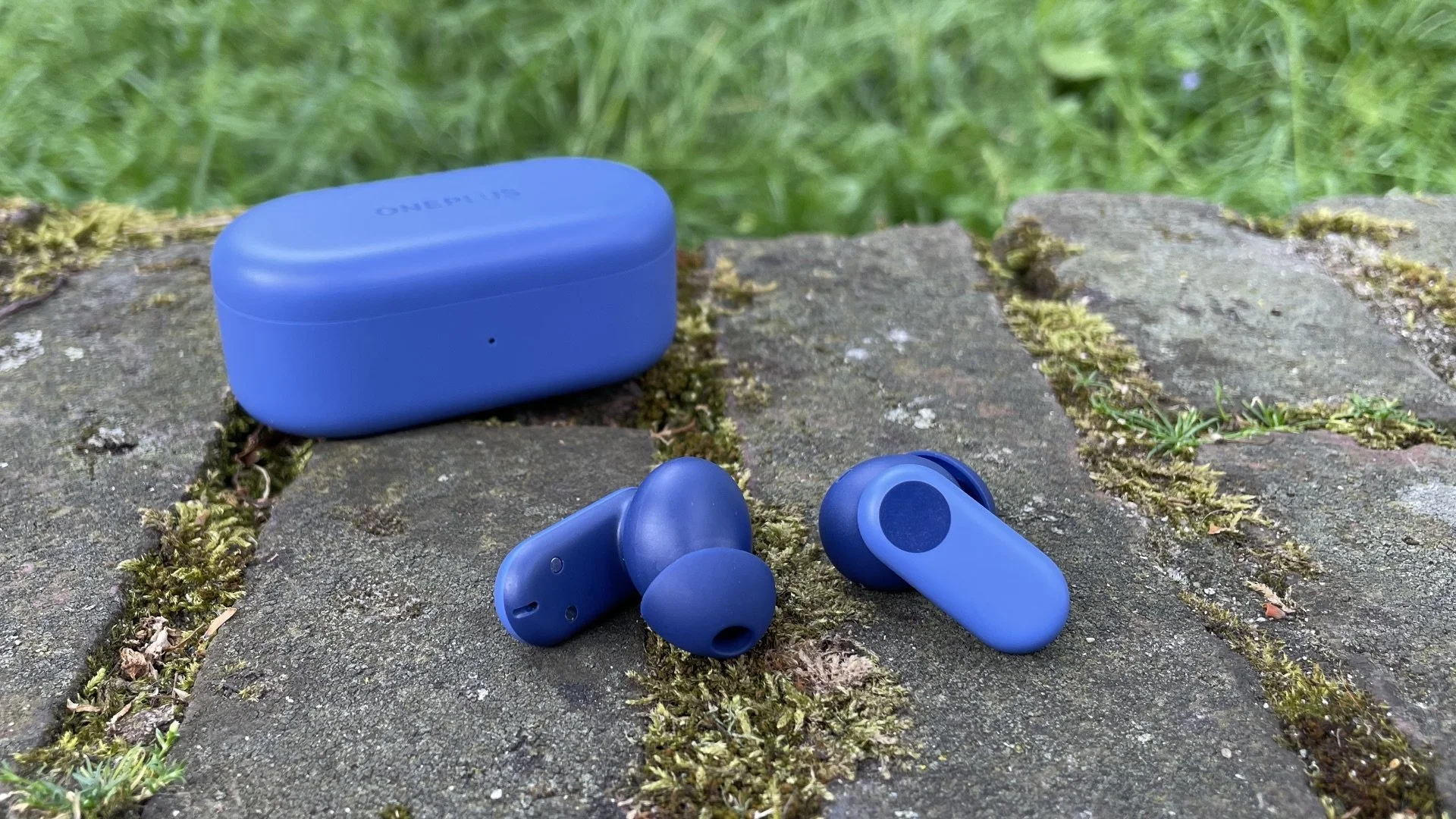 OnePlus Buds V review: Great sounding no-nonsense earbuds