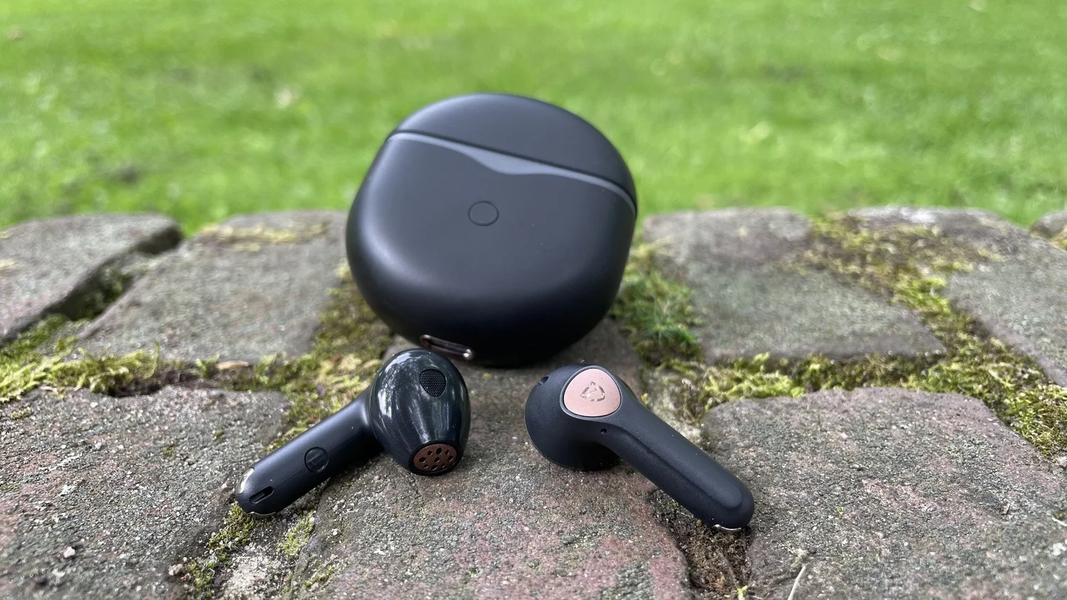 SoundPEATS Air4 vs Air4 Lite review: Which earbuds are better?