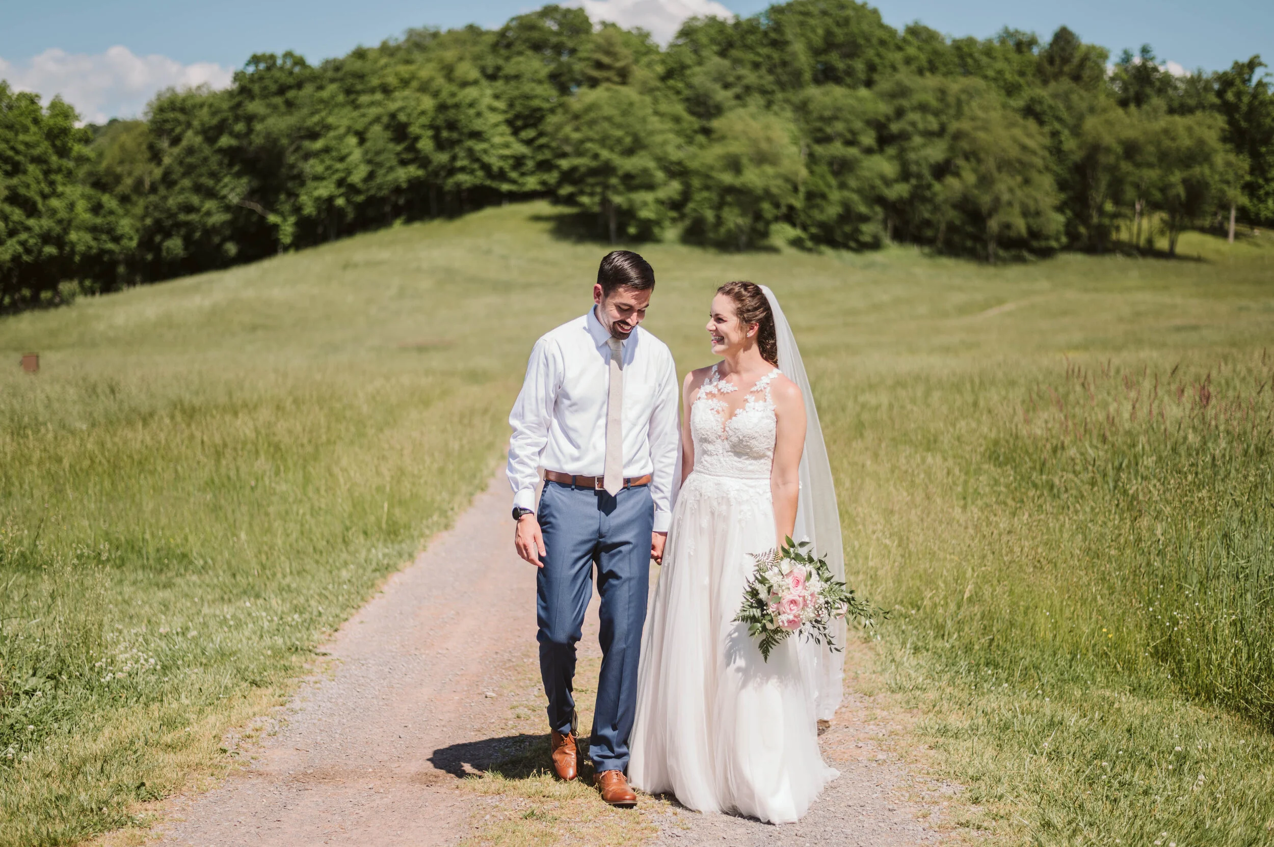 The Cadle Farm Wedding Photos | Grassy Meadows, WV Photographer | Emma ...