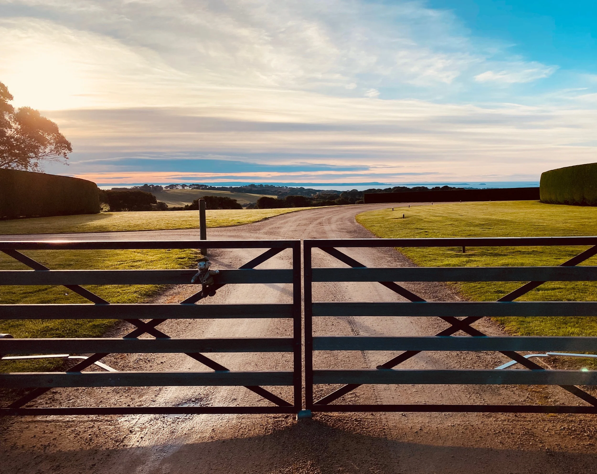 FLINDERS FARM GATE