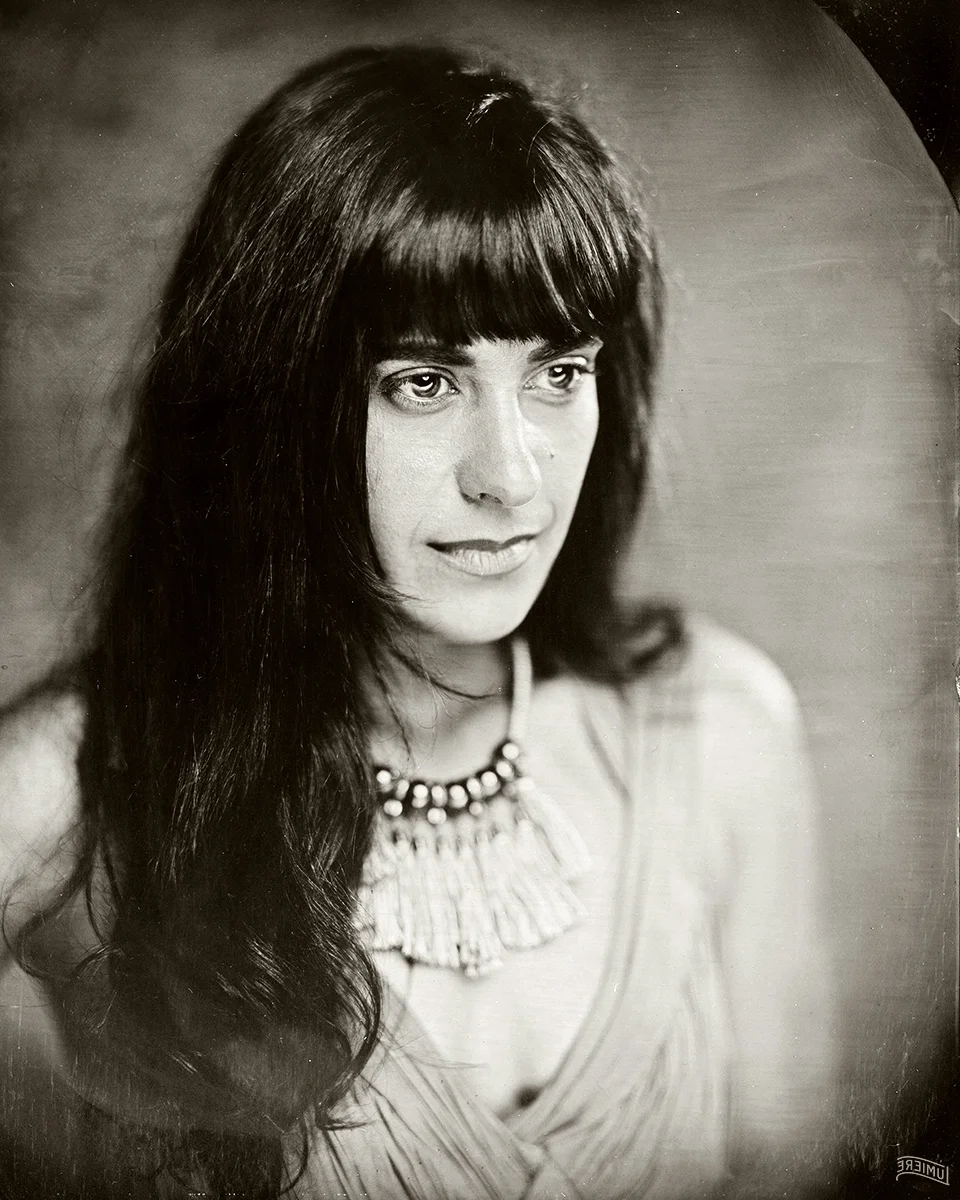 Biography — Claire Rosen