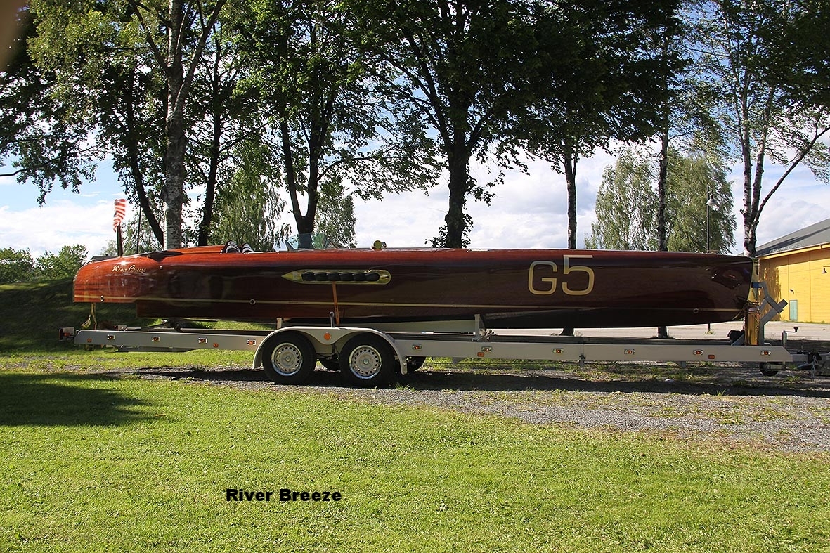 Baby Bootlegger 30' — Classic Wooden Boat Plans