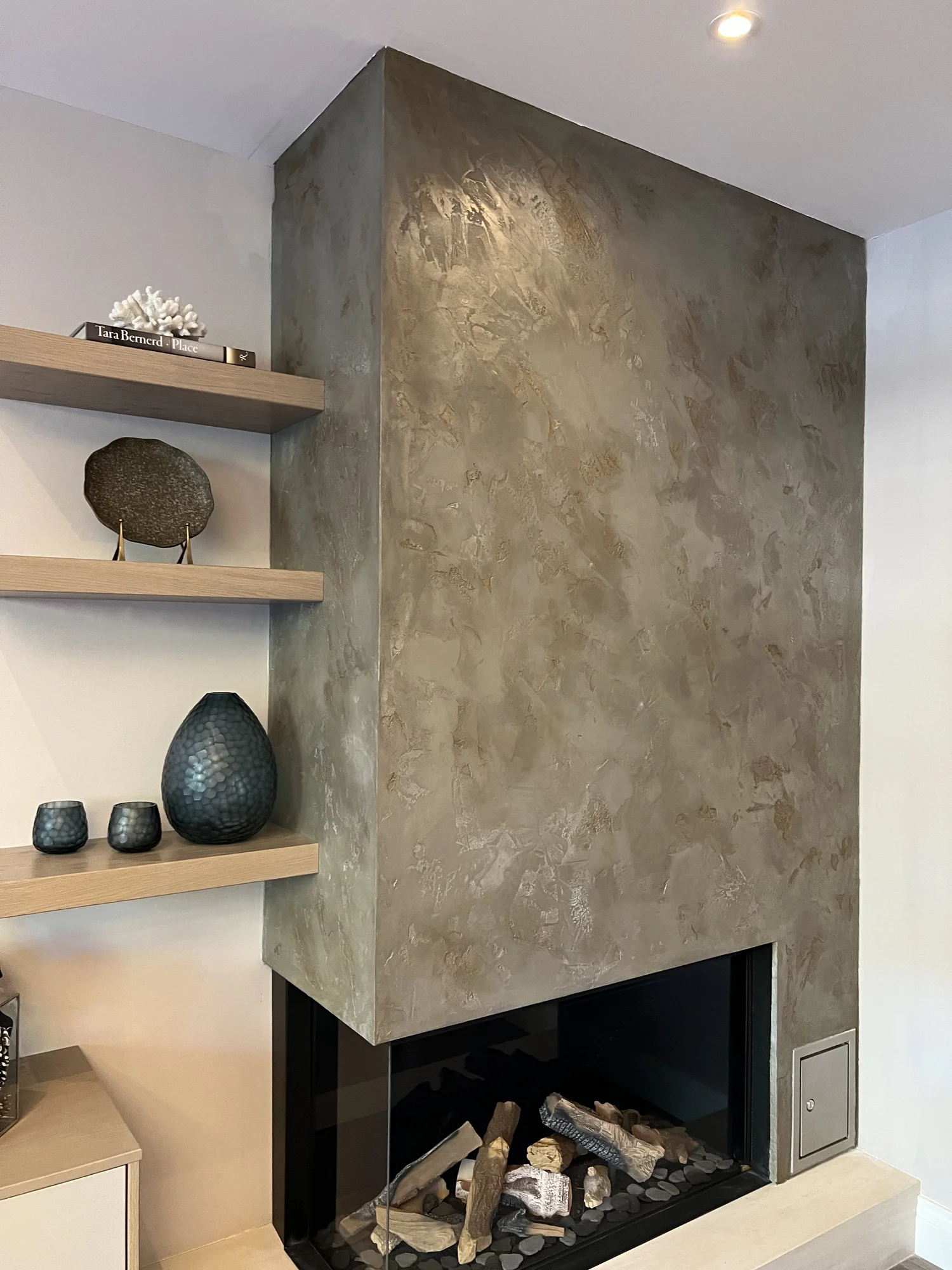 Unique finishes fireplace — FABULOUS FINISHES
