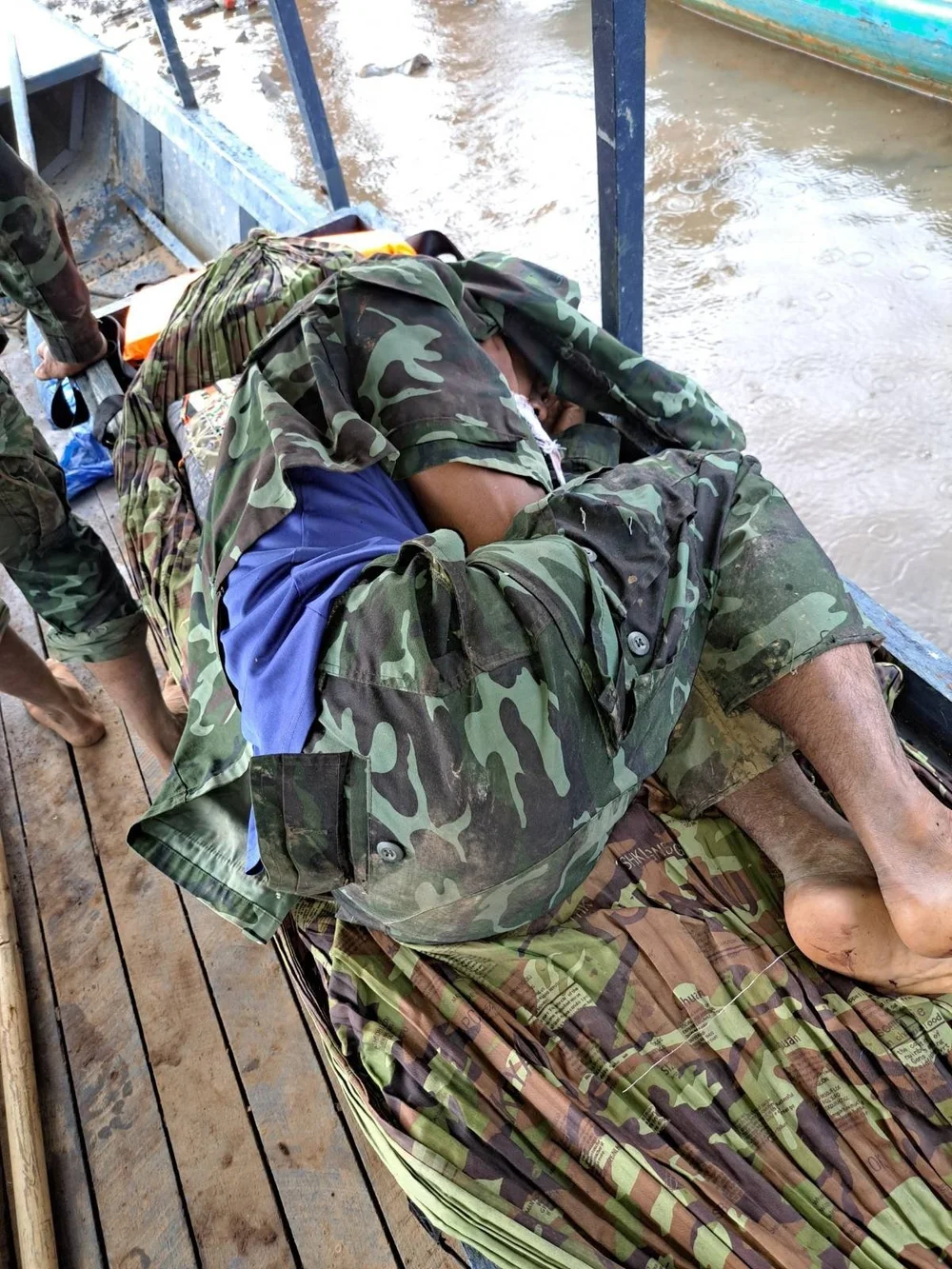 Stronghold ambulance transports wounded soldiers — Stronghold Rescue ...