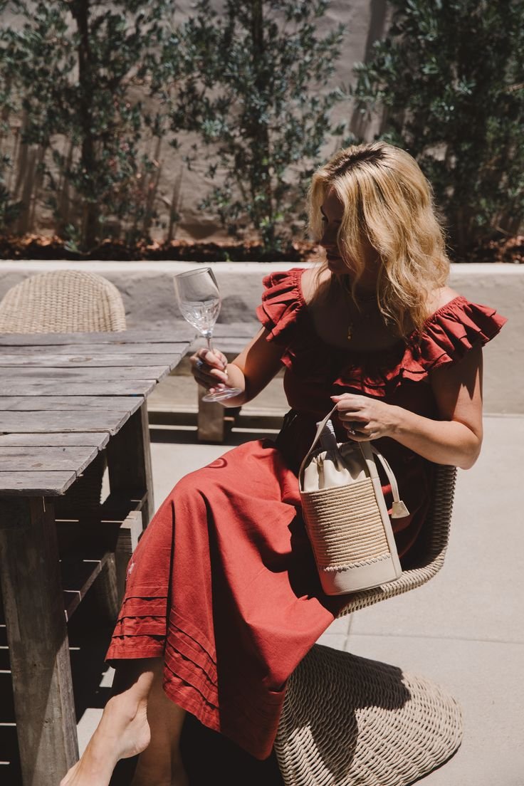 Let's Talk About...The Tomato Girl Aesthetic — Nicole Bozzani