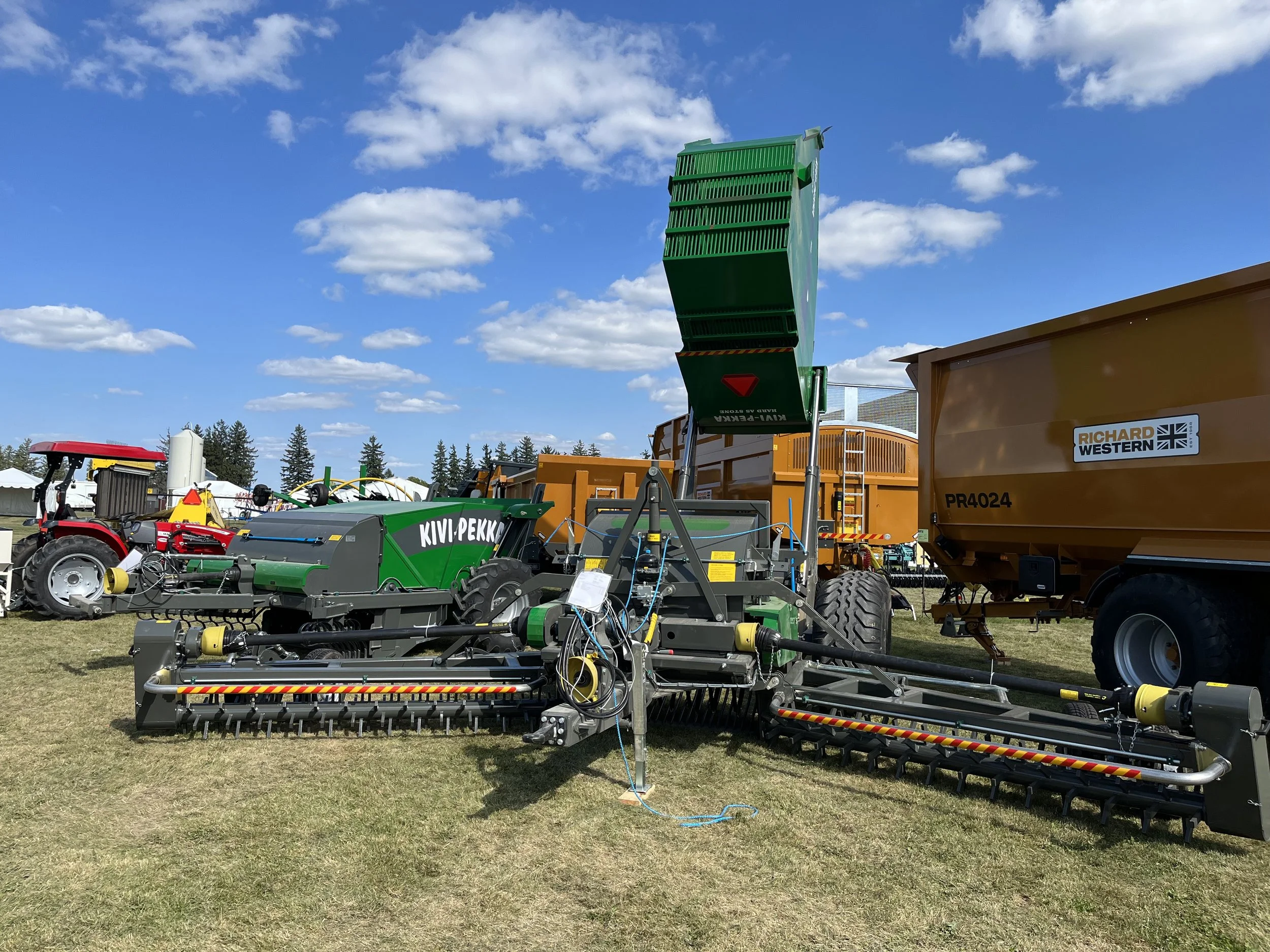 Leading Edge Equipment Ltd. - Independent Farm & Landscape Equipment Dealer