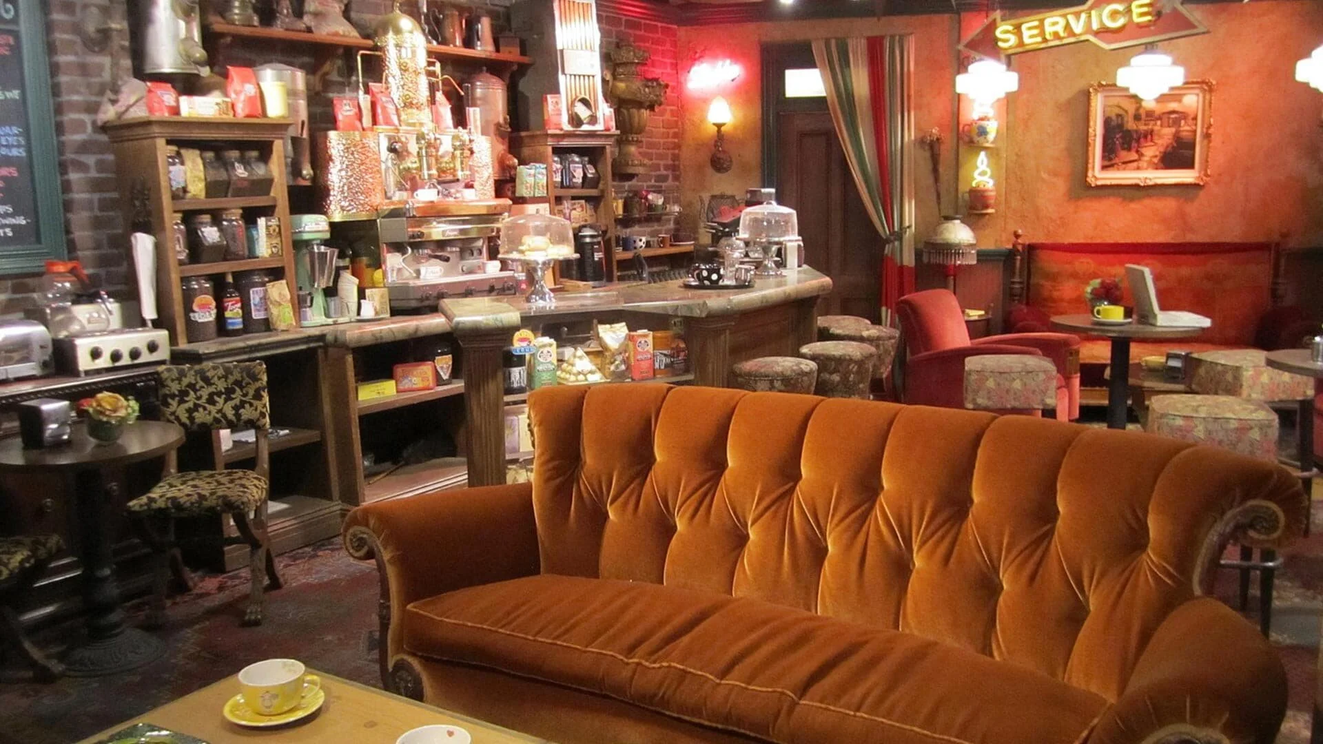 How to Make a Custom Microsoft Teams Background — @TheMerrillsEDU