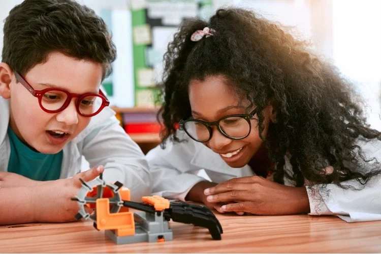 Top 5 Summer STEM Activities for Family Fun — Pink Space Theory