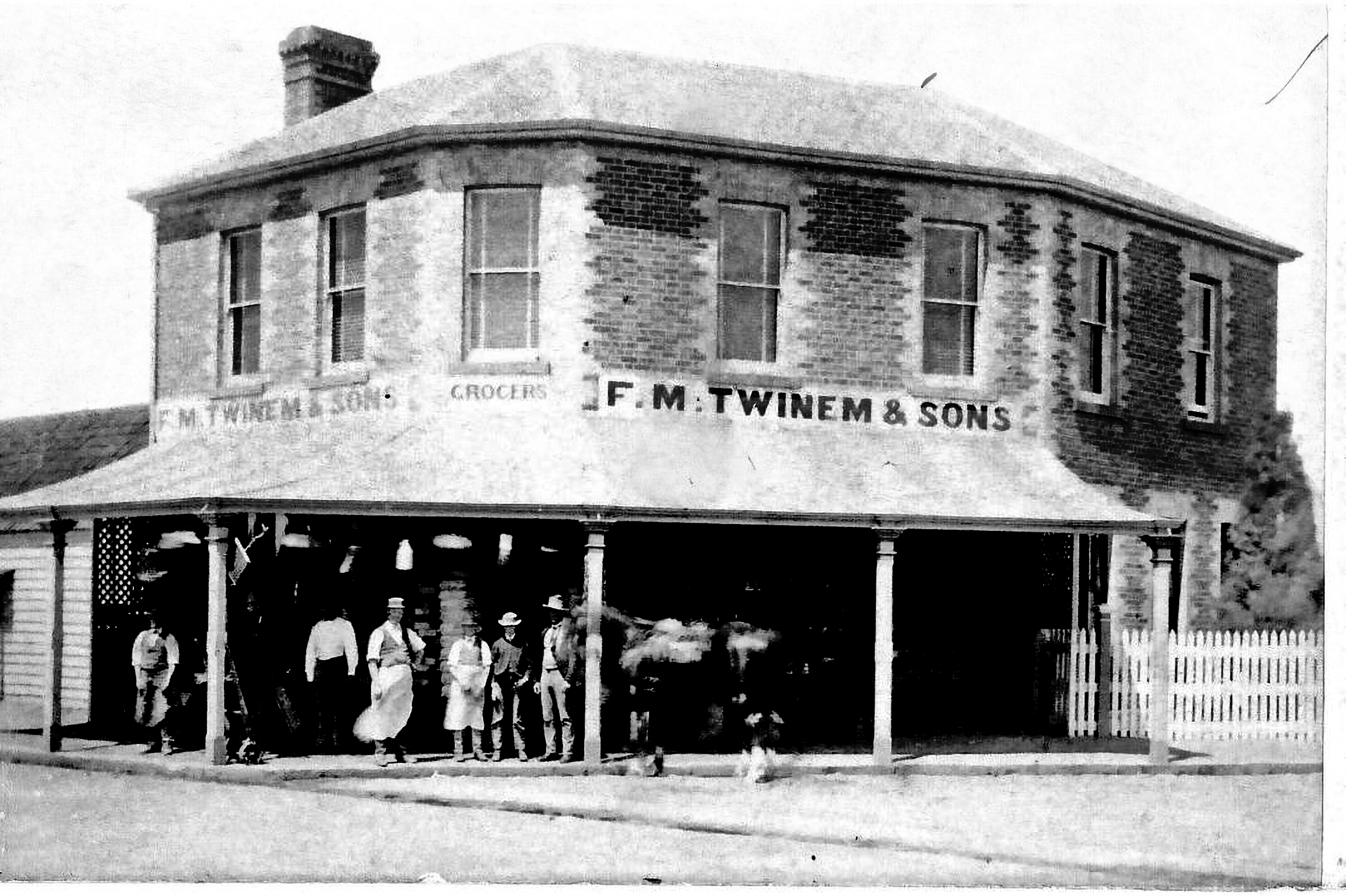 About Us — Old Man Drew Cafe