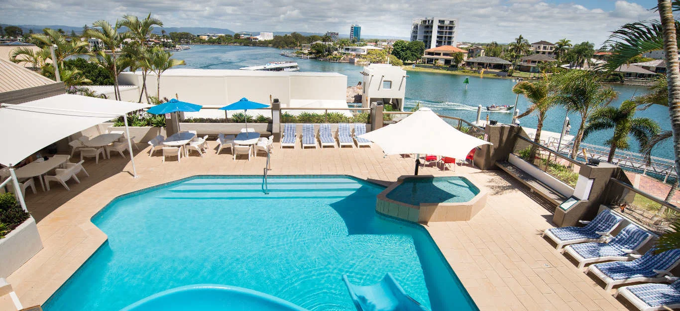 Tiki Hotel Surfers Paradise