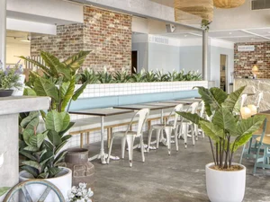 17+ Restaurants Surfers Paradise | Best Places To Eat