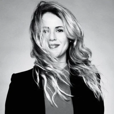 Jade Meneguel – About