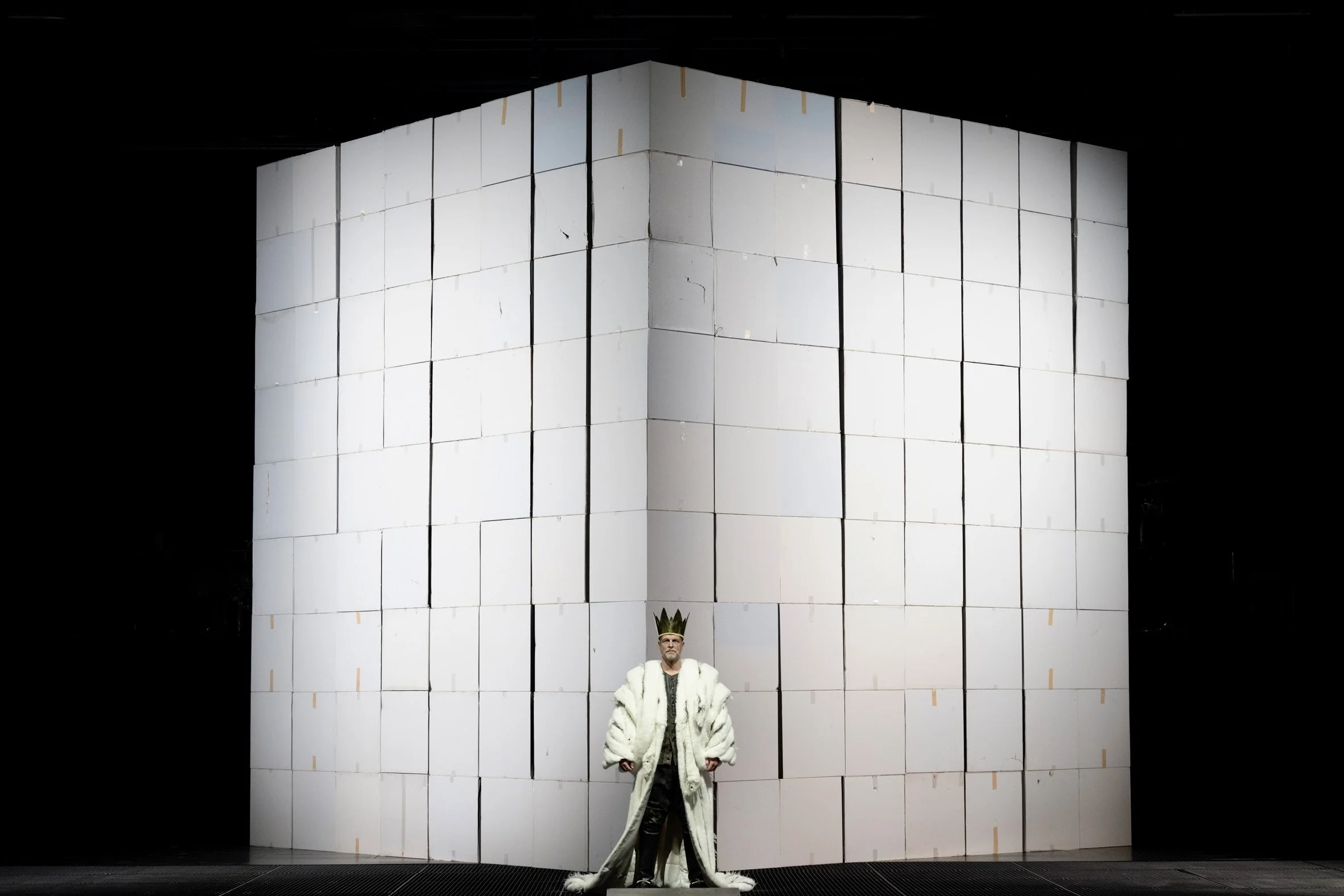 Lear — Joe Hill-Gibbins