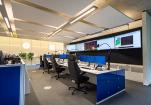 10 Crucial Features for a Modern Control Room Console | Technology Desking™