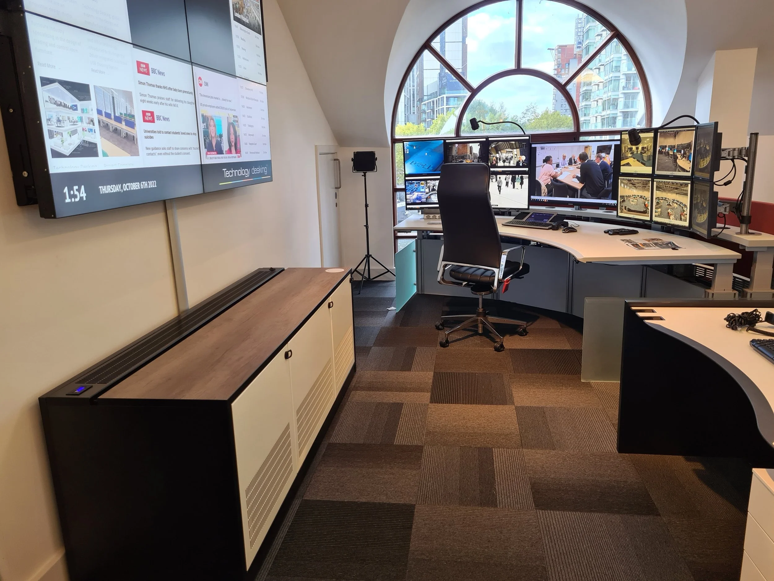 Everything you need to know about desk IT storage | Technology Desking™