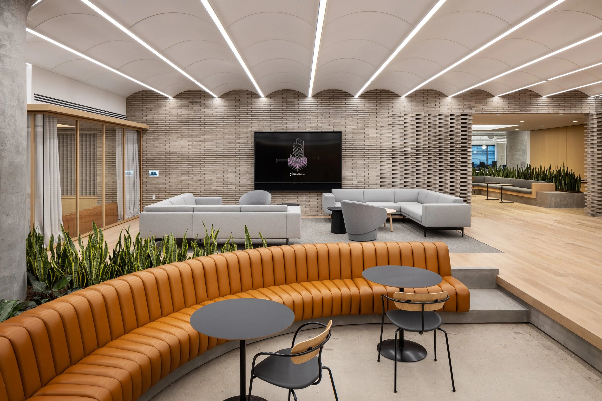 Case Study: Supporting Collaboration and Community at Peloton's ...