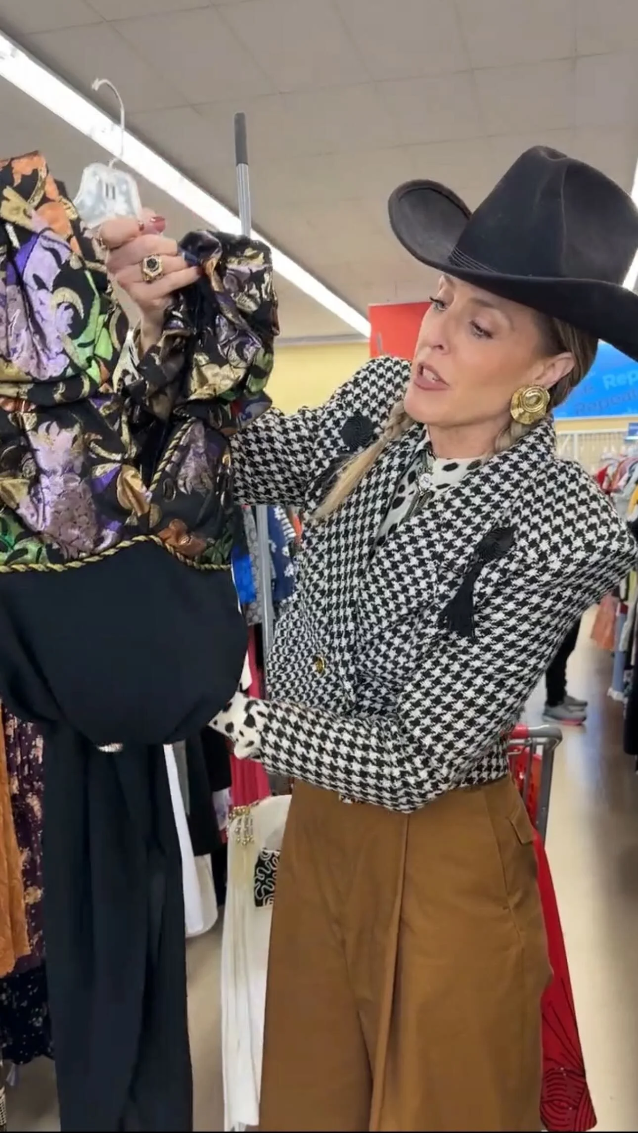 the CAPE COD ECCENTRIC — B. Jones Style