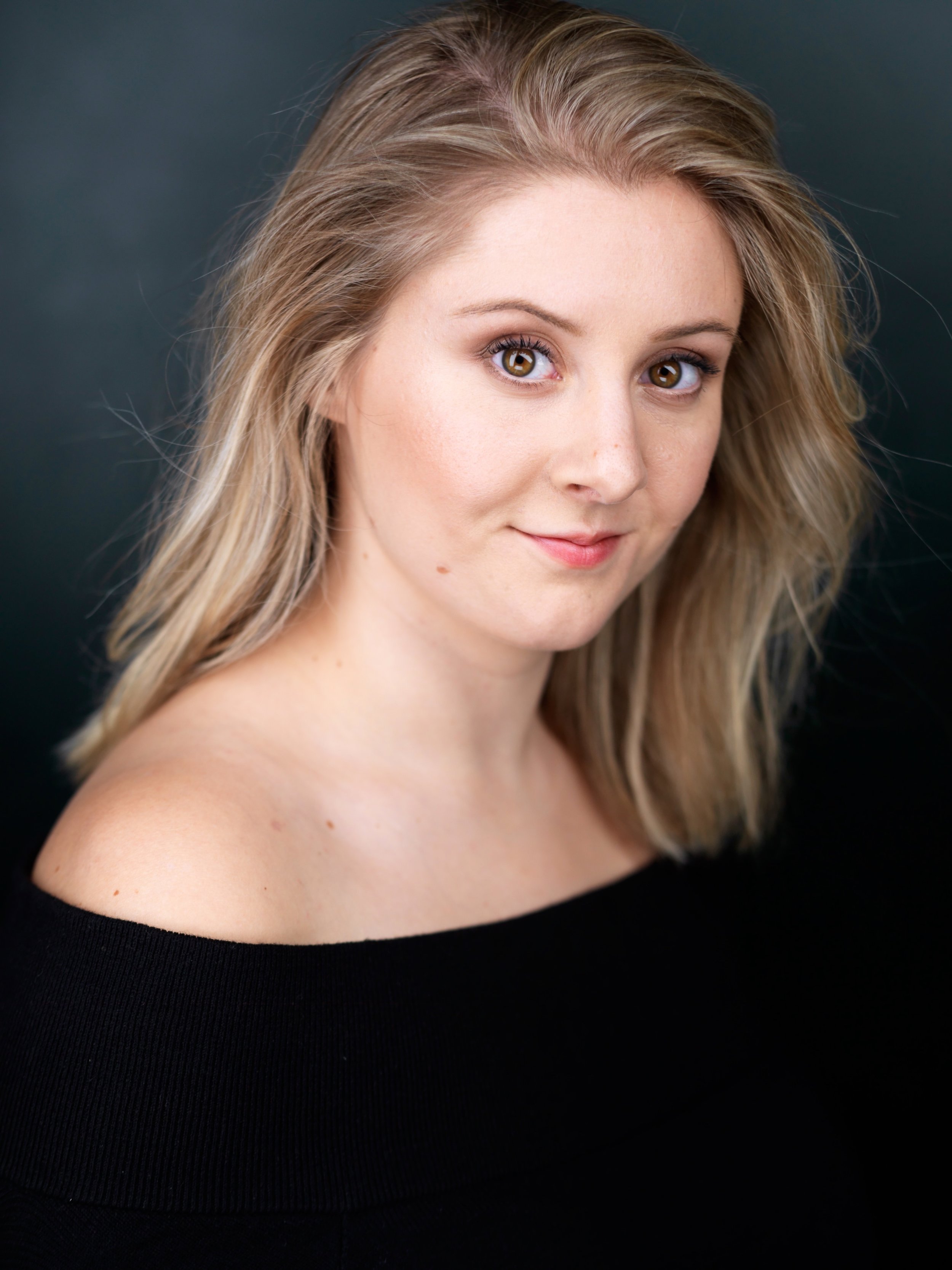 HEADSHOTS — HANNAH BEEBE