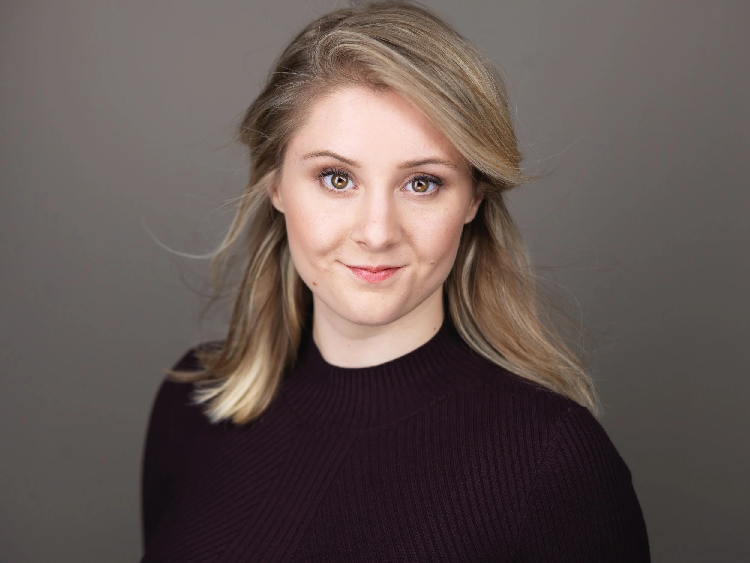 HEADSHOTS — HANNAH BEEBE