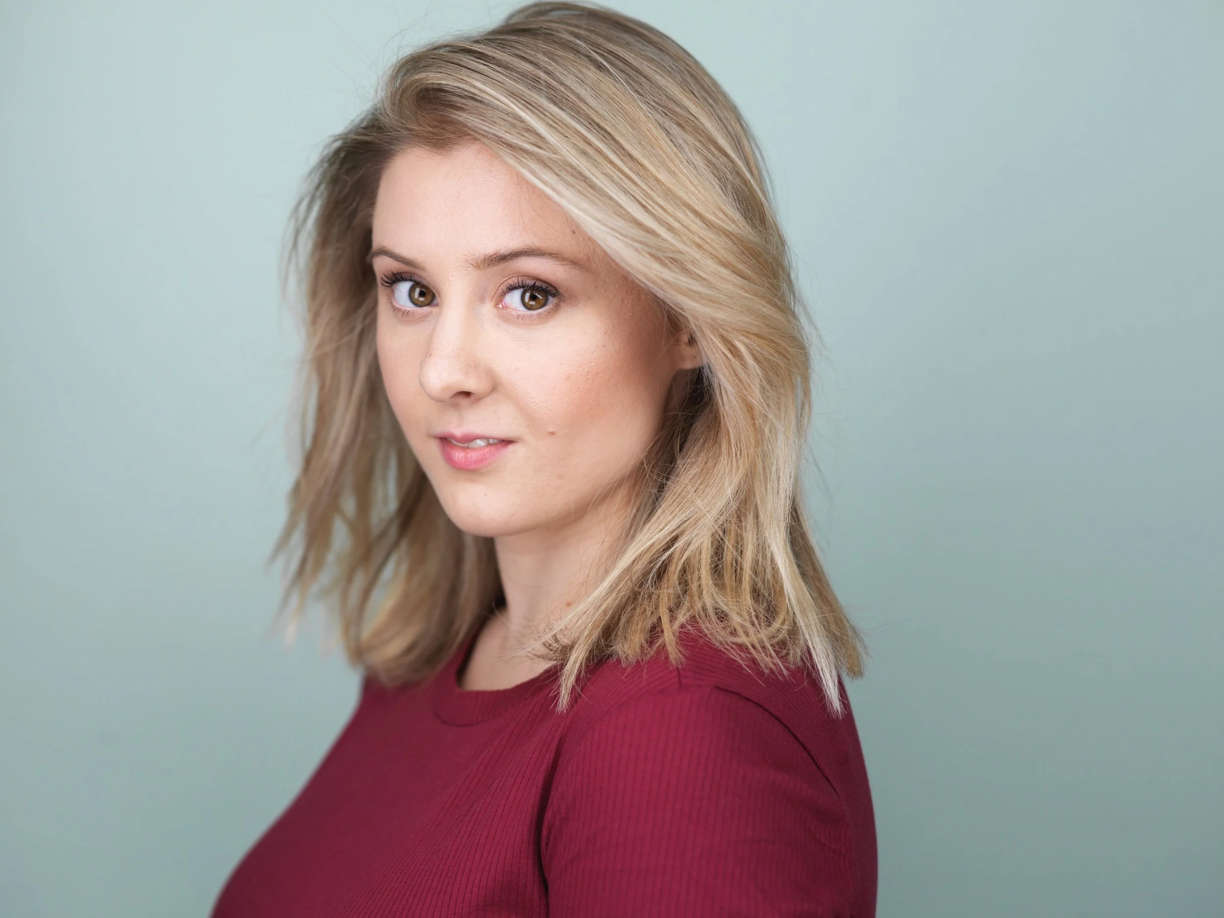 HEADSHOTS — HANNAH BEEBE