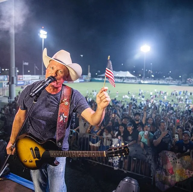 PHOTOS — Kevin Fowler