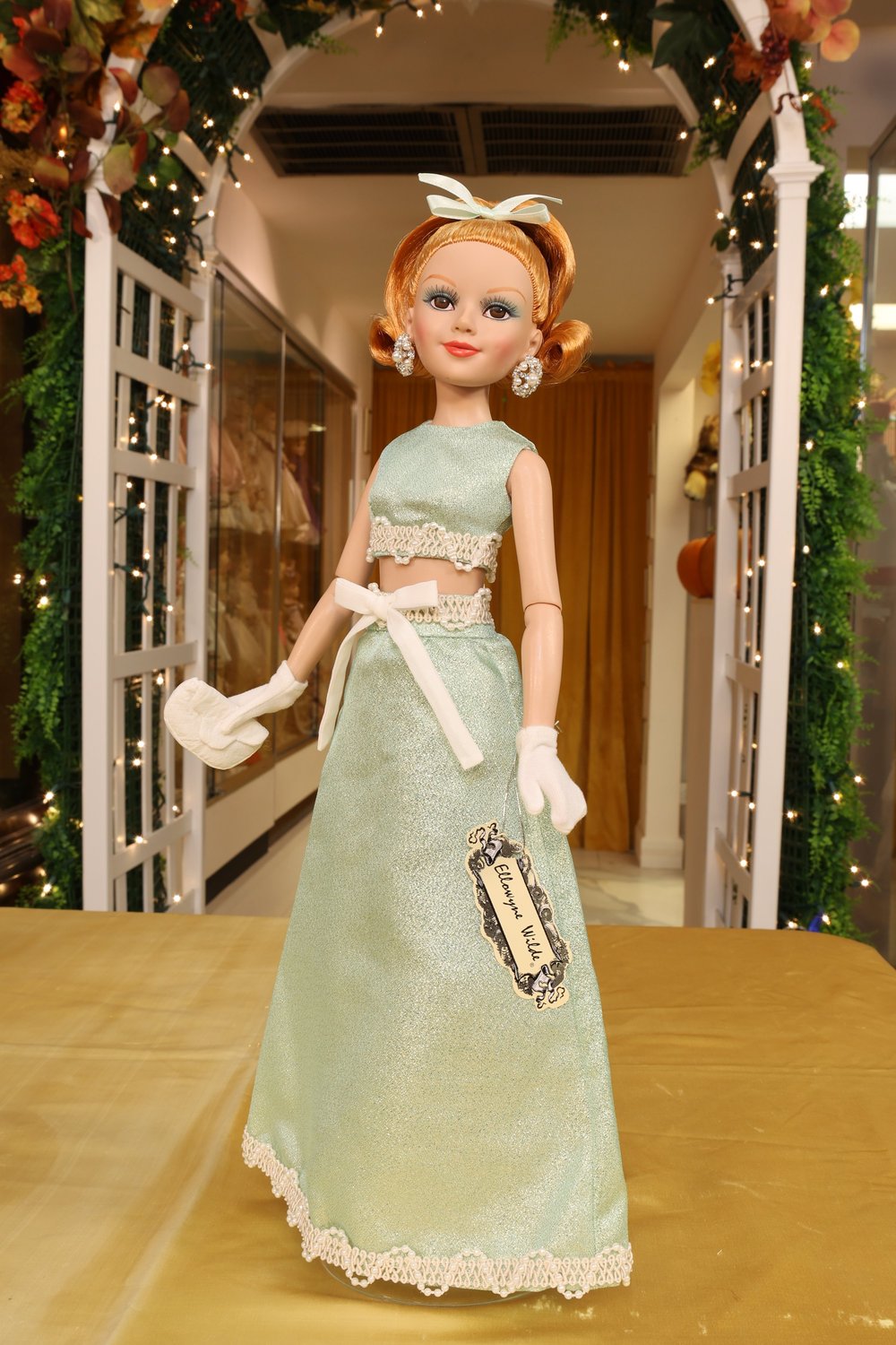 New Video! Unboxing the New Holiday Dolls from Robert Tonner — 3 New ...