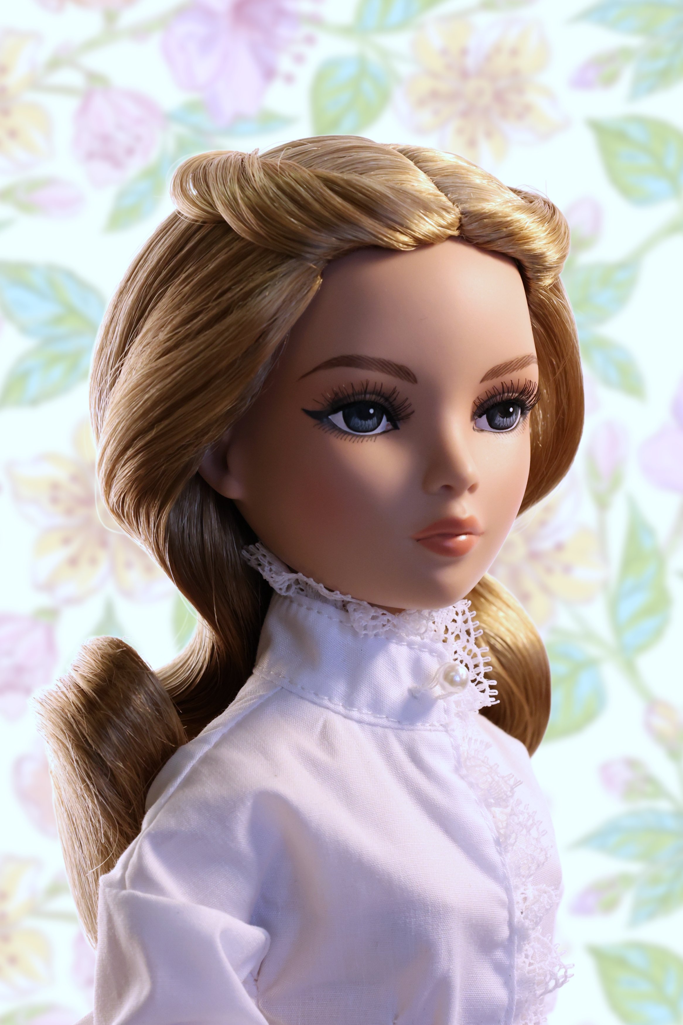 Ellowyne and Neema Boutique — Virtual Doll Convention