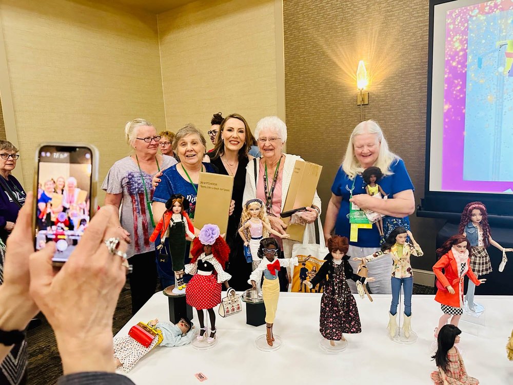Virtual Doll Convention