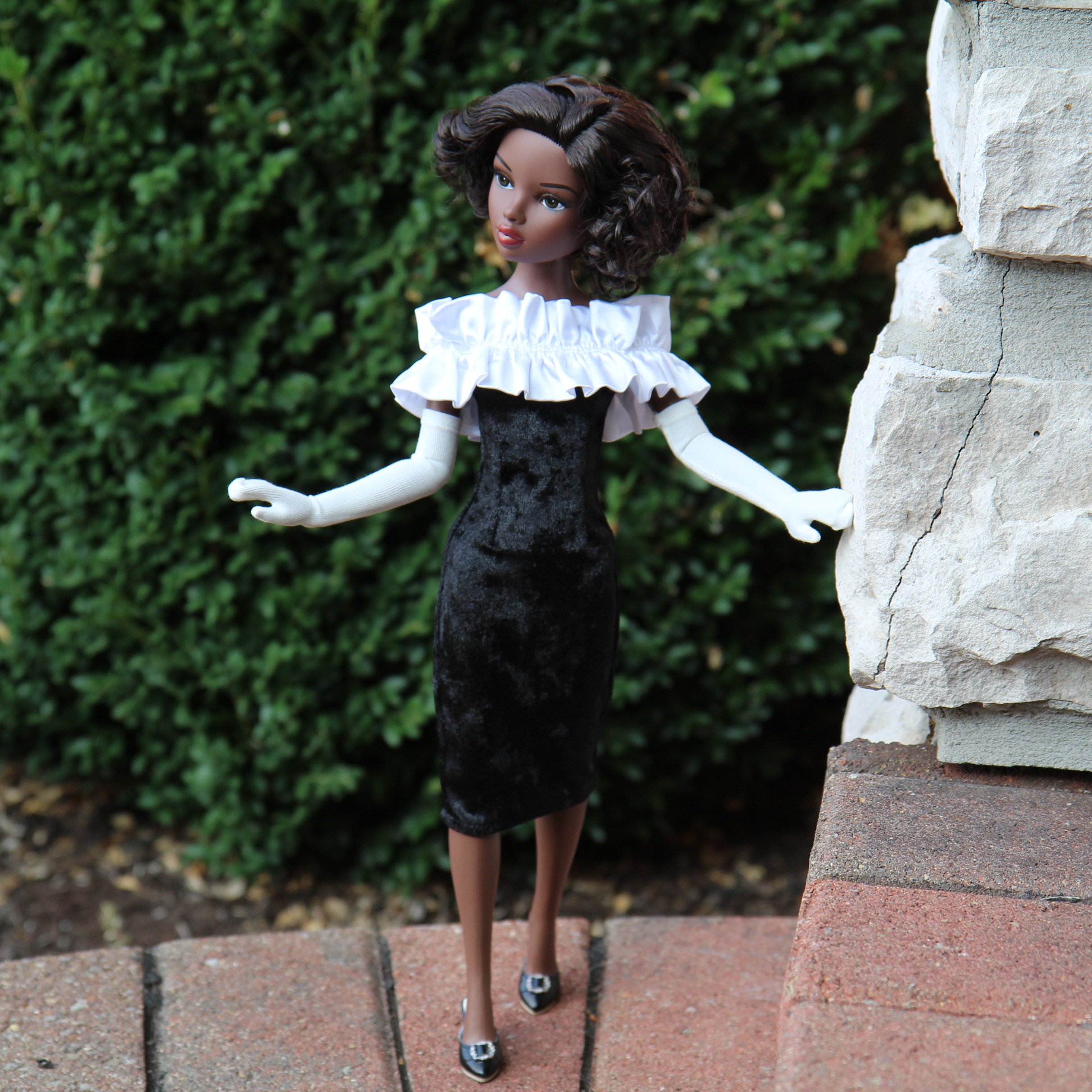 Retro Chic 1960s-Inspired Paper Dresses for Gwen & Zee Dolls - Free ...