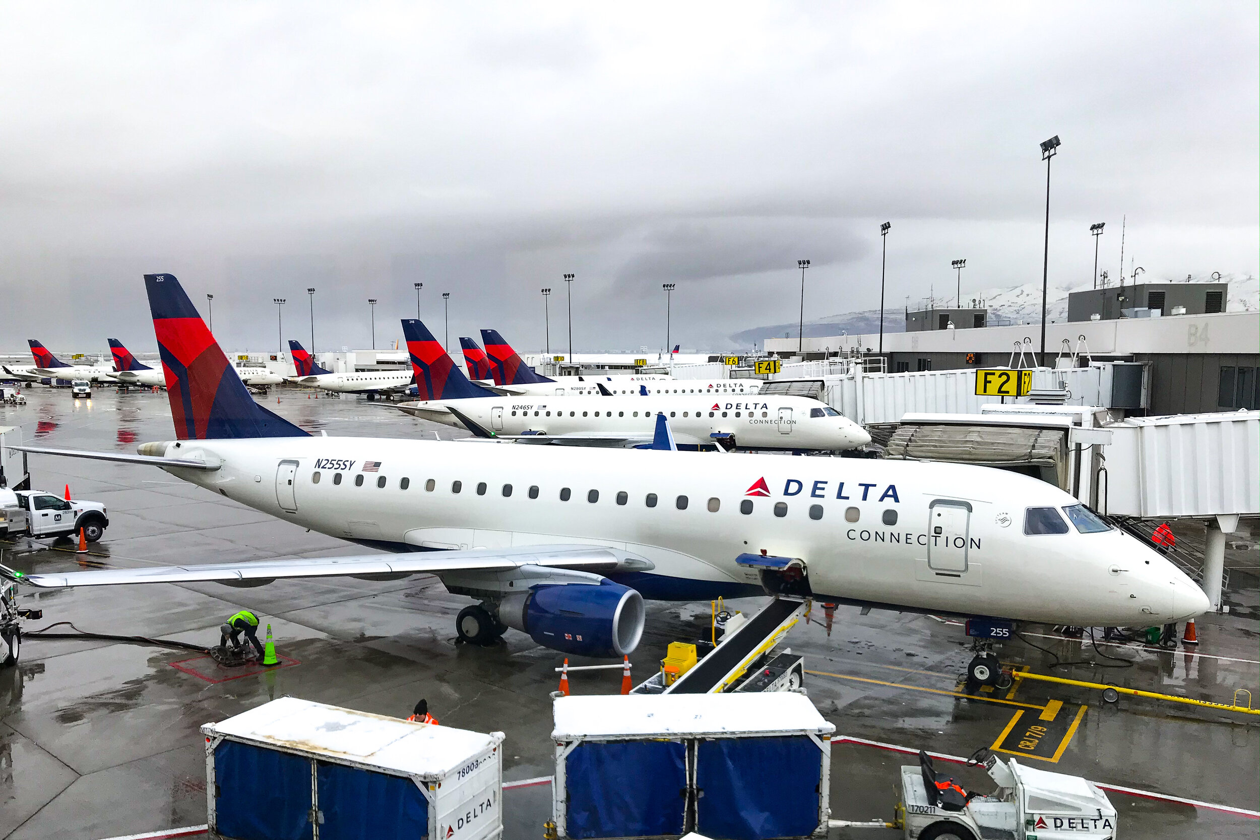 Delta E175 Aircraft