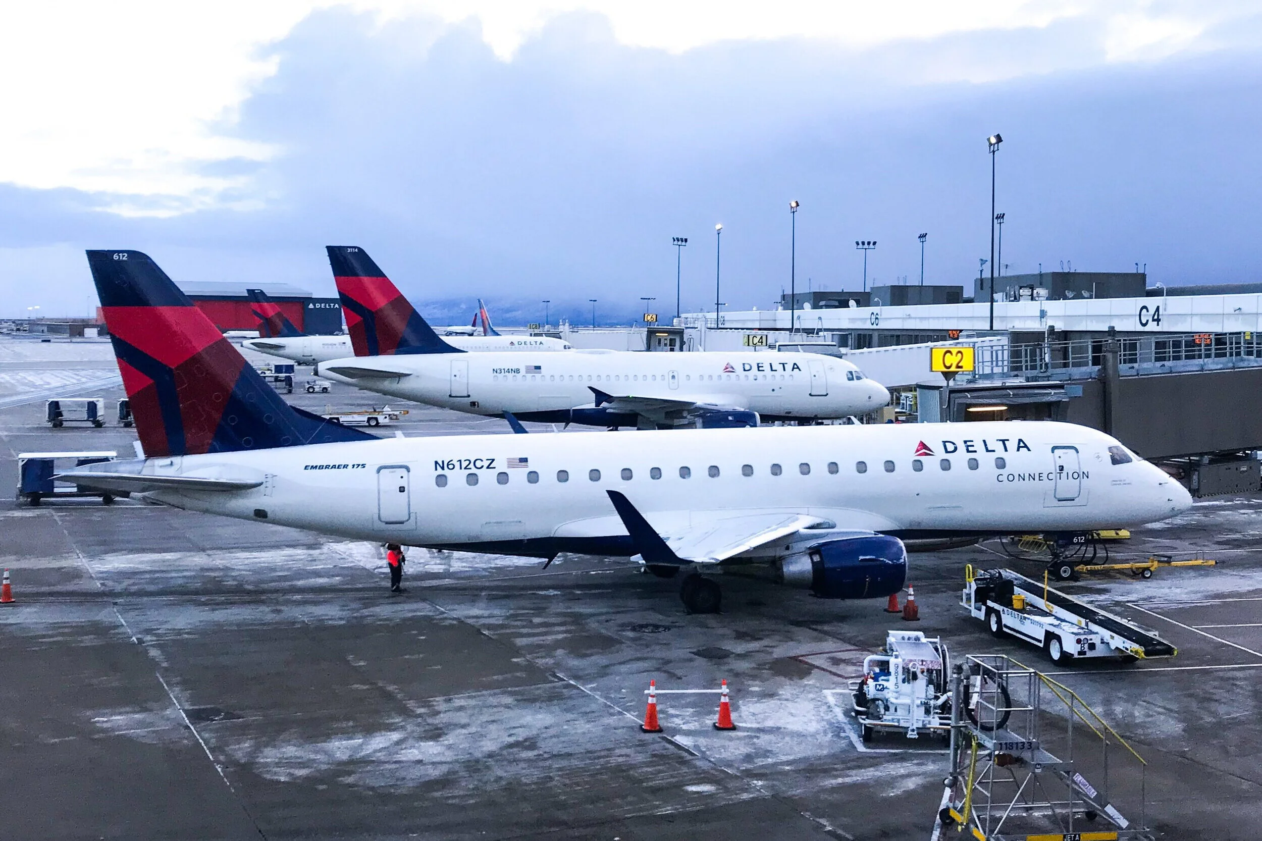 Delta E175 Aircraft