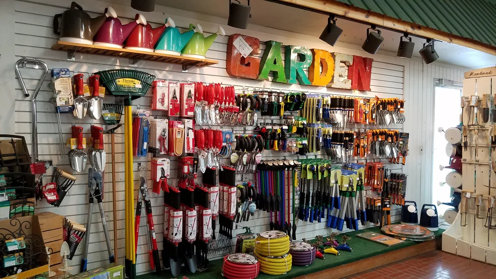 GARDEN SHOP — Hoerr Nursery