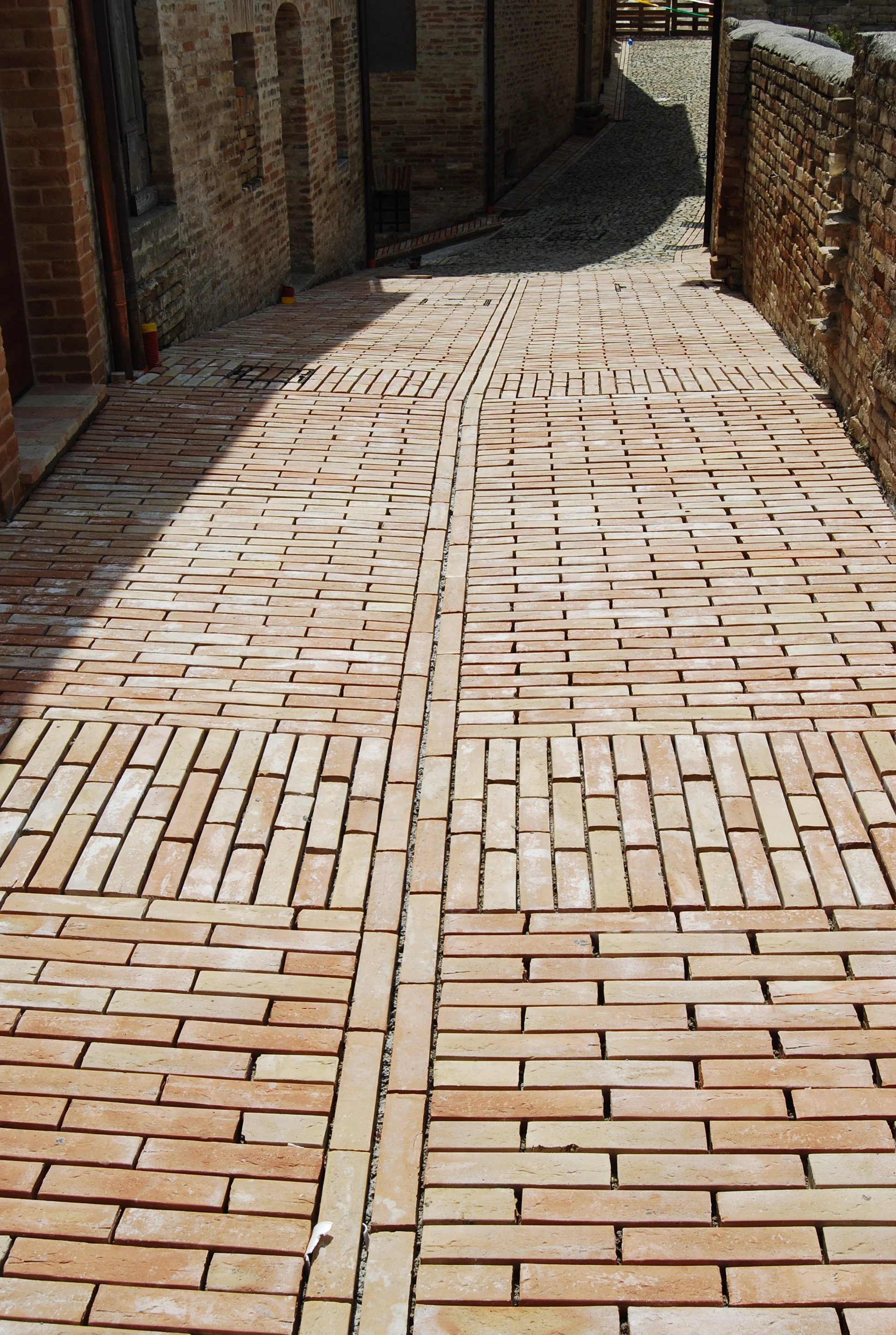 HAND MADE TUSCAN RED — TRIDENTUM