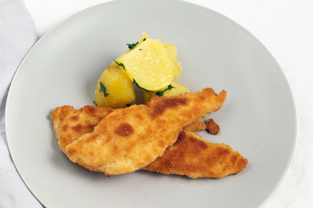 Wiener Schnitzel vom Huhn — butter & brösel