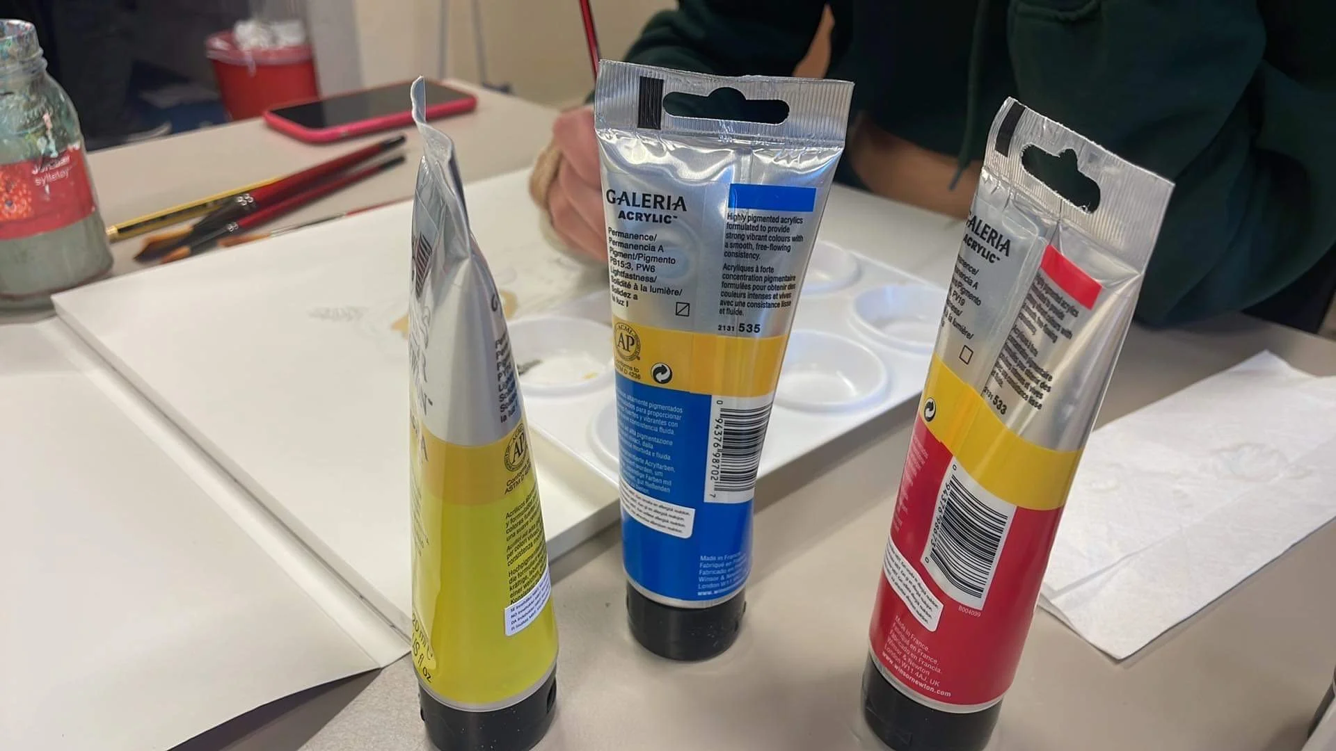 Kunst, design og arkitektur-elevane er godt i gang — Sygna vgs