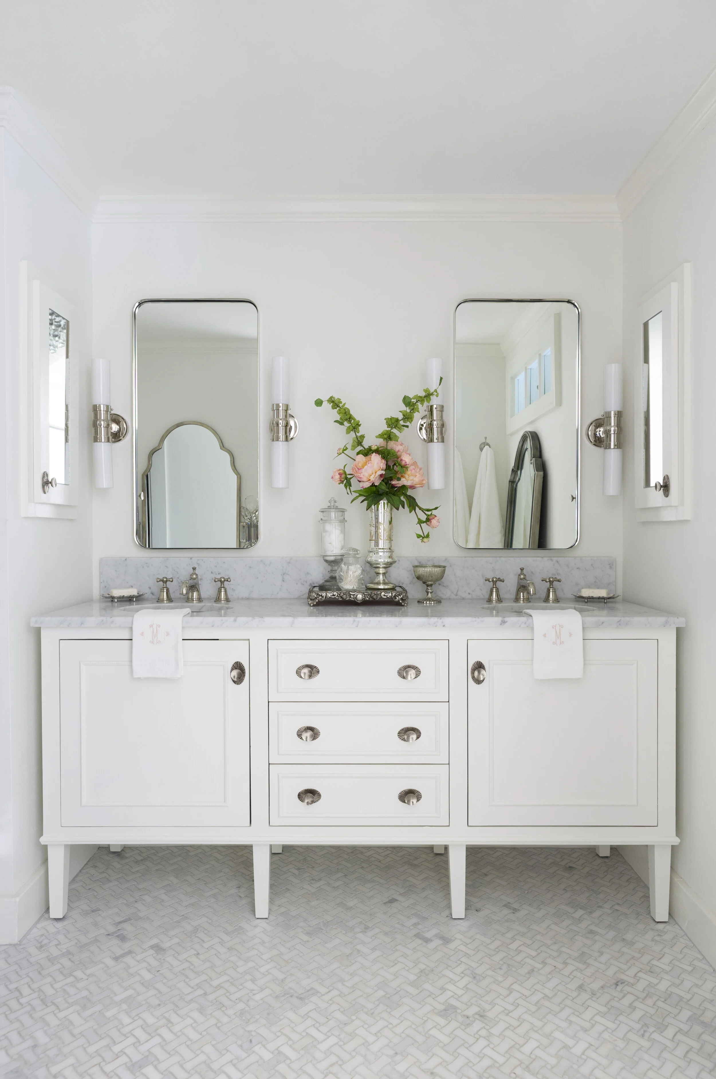 Bright and Clean Master Bathroom Remodel — Yeary Lindsey Architects