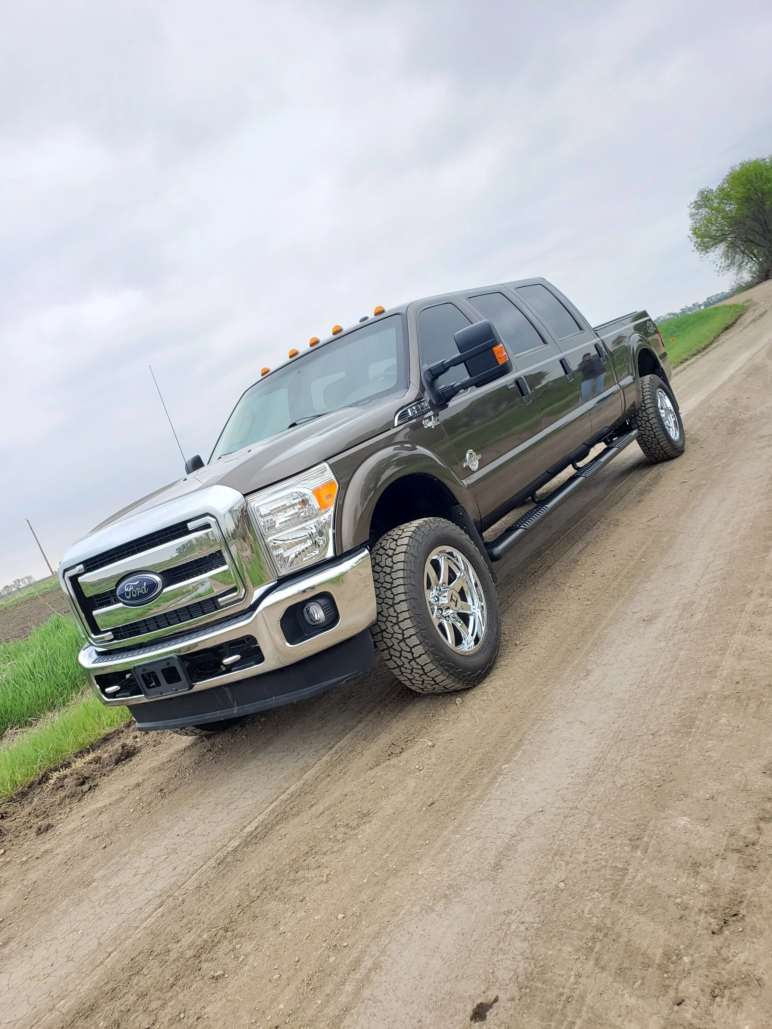 Photo Gallery — KING SERIES CUSTOM 6 DOOR PICKUPS