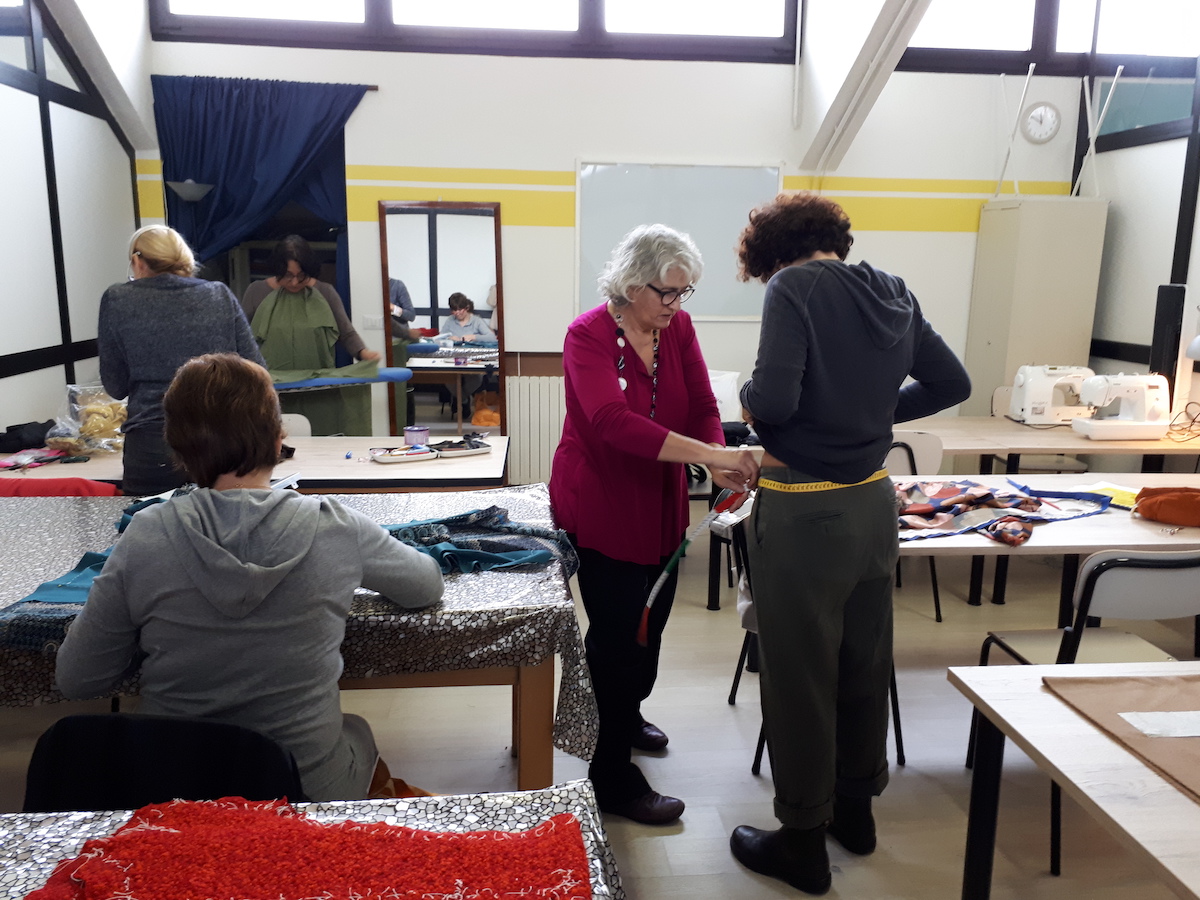 Corso di taglio e cucito per adulti con Dionisia Giraldi — AccademiA ...