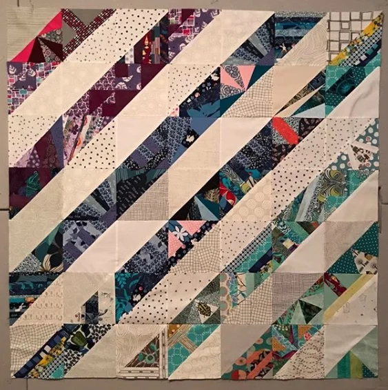 20+ Quilt Ideas Using (half square) Scrappy Triangles | Leila Gardunia ...