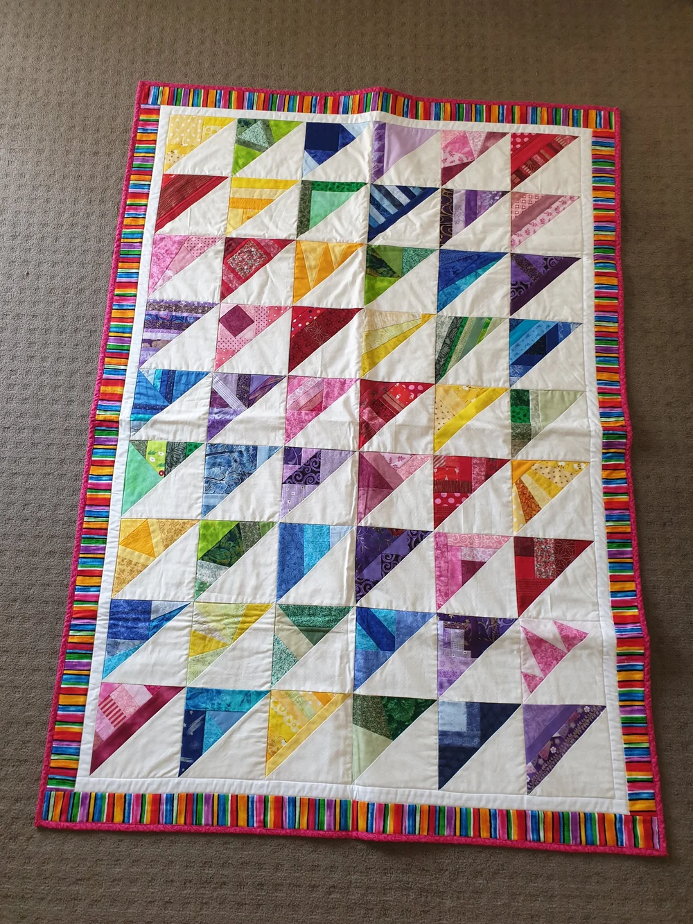 Over 40 Scrappy HST Triangle Quilt Layout Ideas! | Leila Gardunia Quilt ...