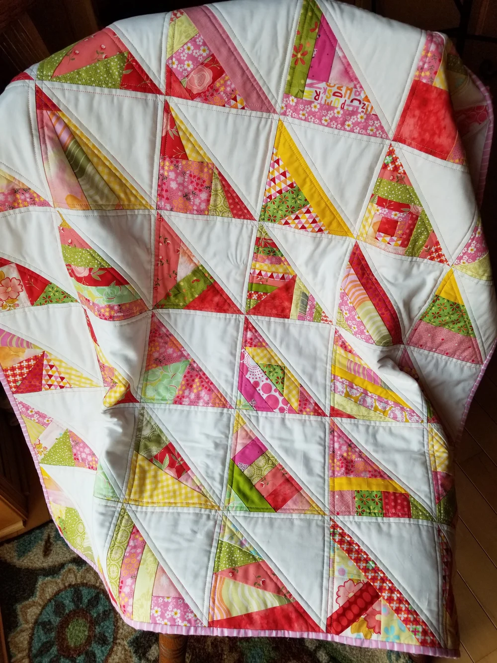 Over 40 Scrappy HST Triangle Quilt Layout Ideas! | Leila Gardunia Quilt ...