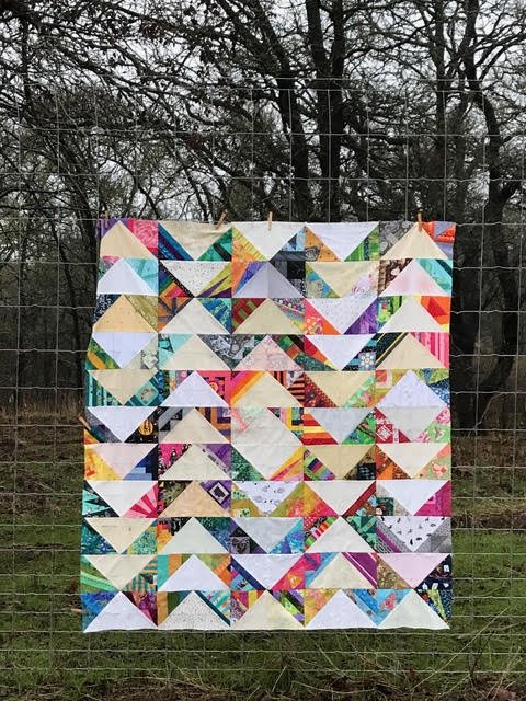 Over 40 Scrappy HST Triangle Quilt Layout Ideas! | Leila Gardunia Quilt ...