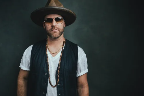 Bio — Drake White
