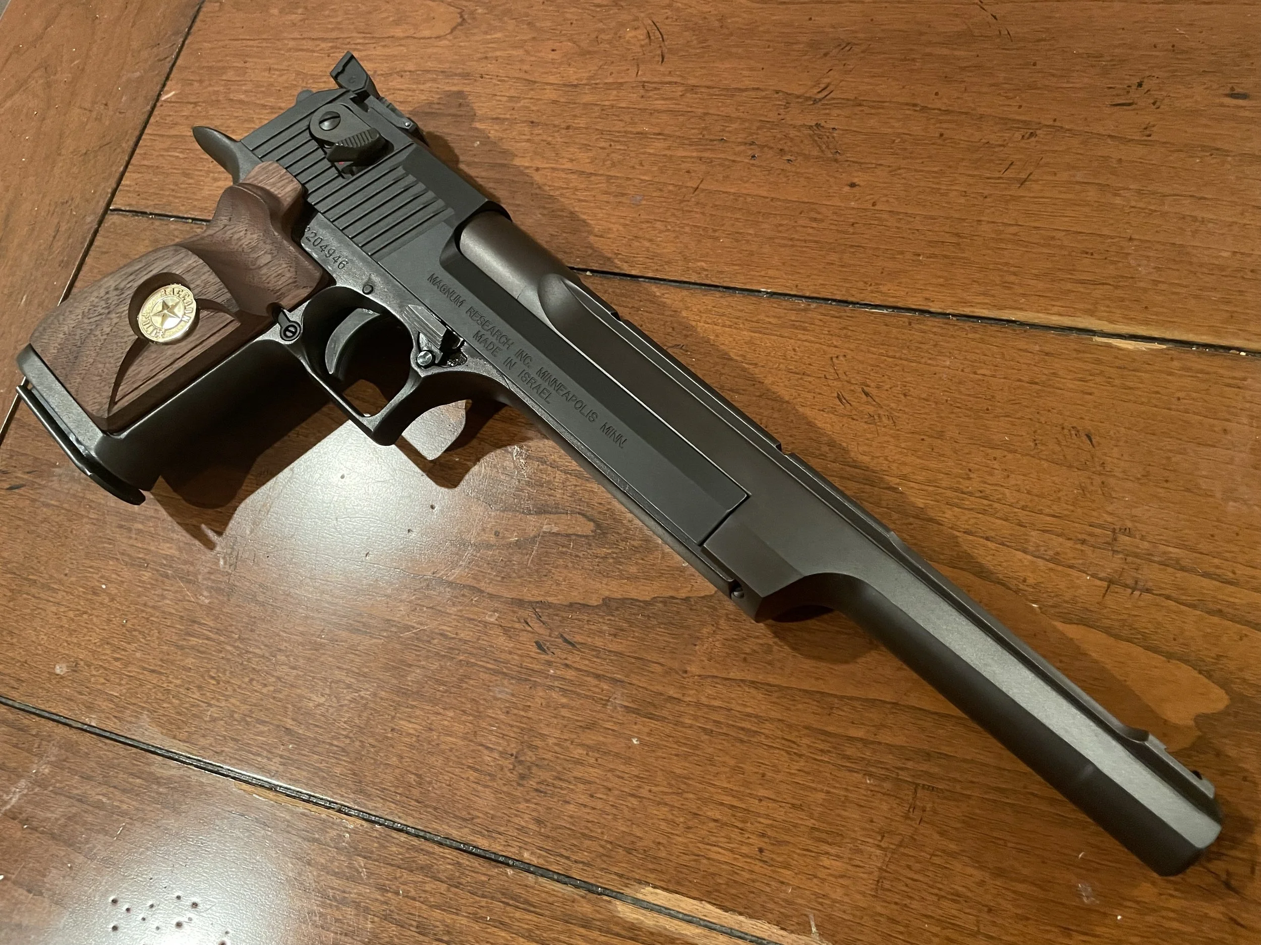 DESERT EAGLE .50AE 10" (RE2) — COLLECTOR DESIGN WERKS