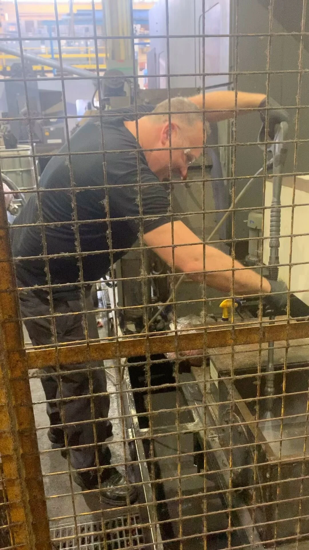 TankServ360- Advanced Machine Tool and Coolant Tank Cleaning Services