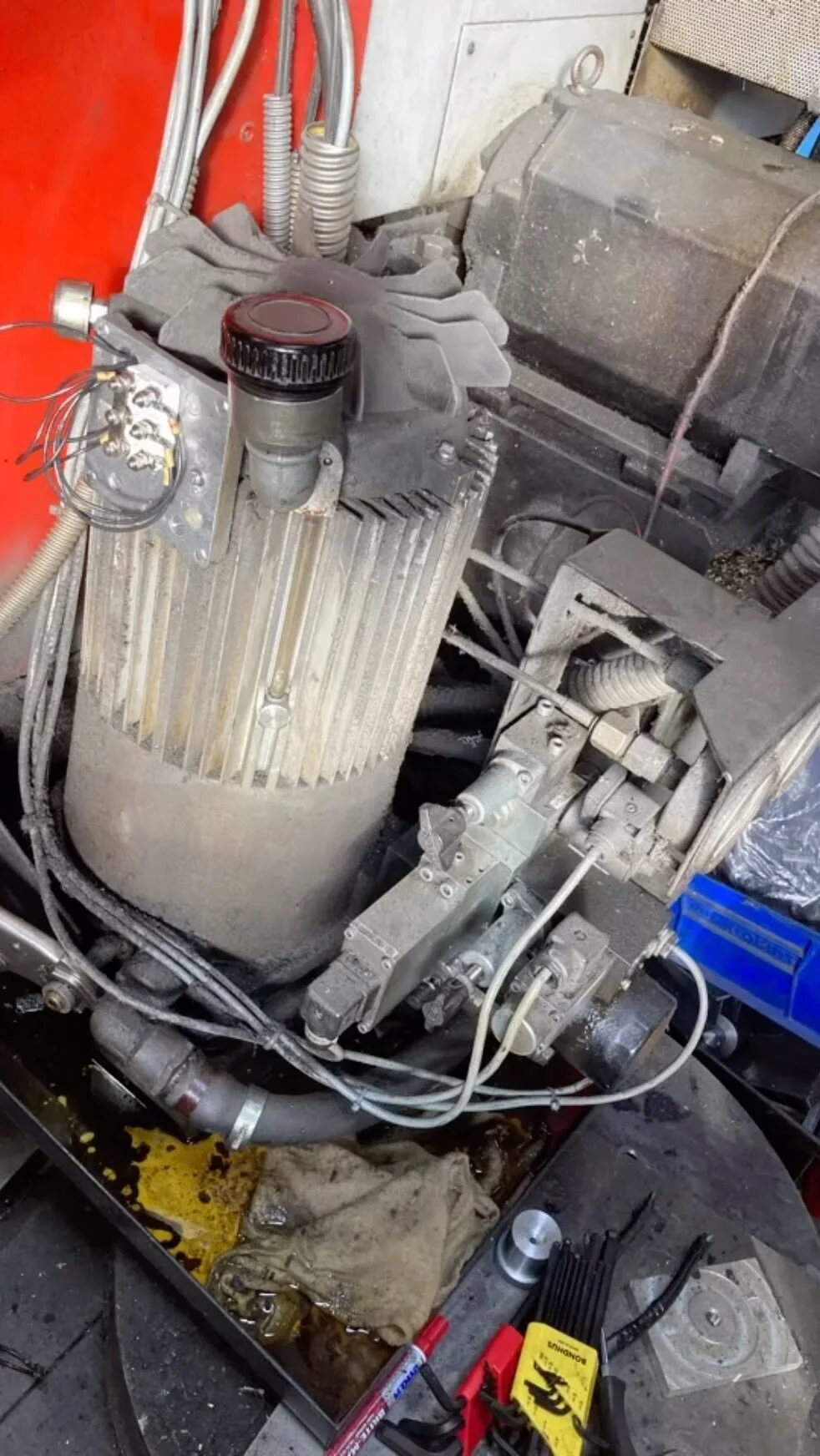 TankServ360- Advanced Machine Tool and Coolant Tank Cleaning Services